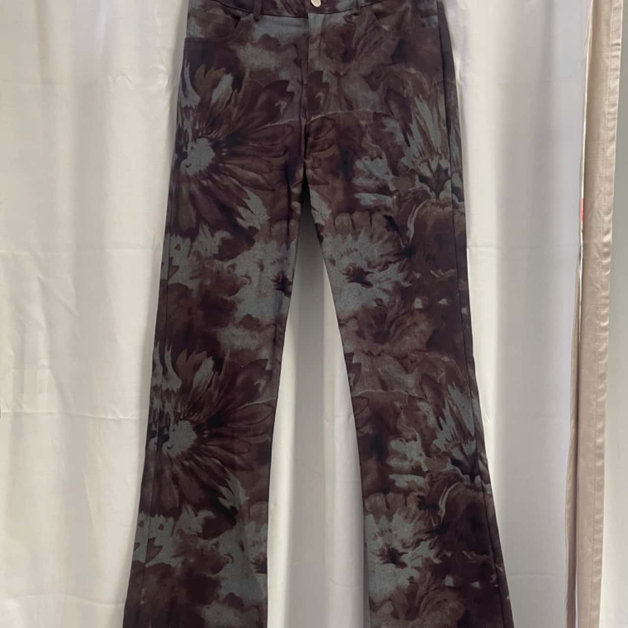 Womens Harry Who Size 10 Bootcut Pants purple, and grey floral print(b3)(s)