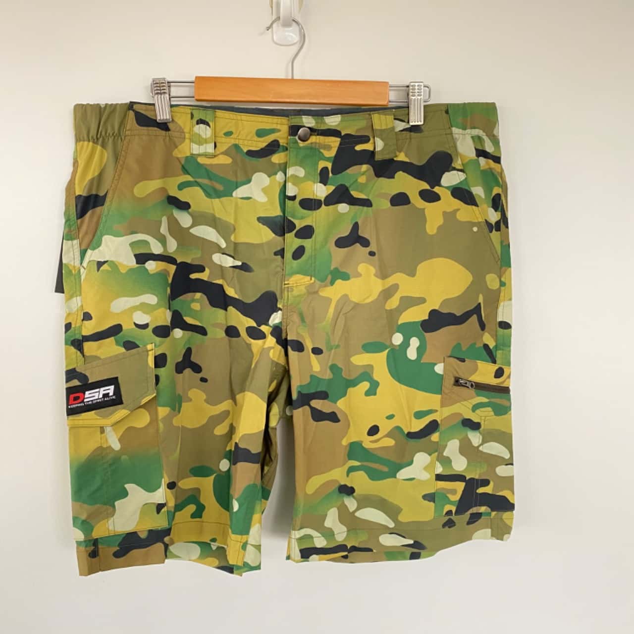 DSA Keeping The Spirit Aliva Green Camouflage Shorts Size 40