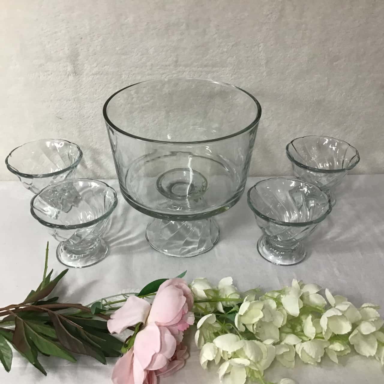 Large Footed Glass Bowl with 4 x Swirl Pattern Dessert Bowls