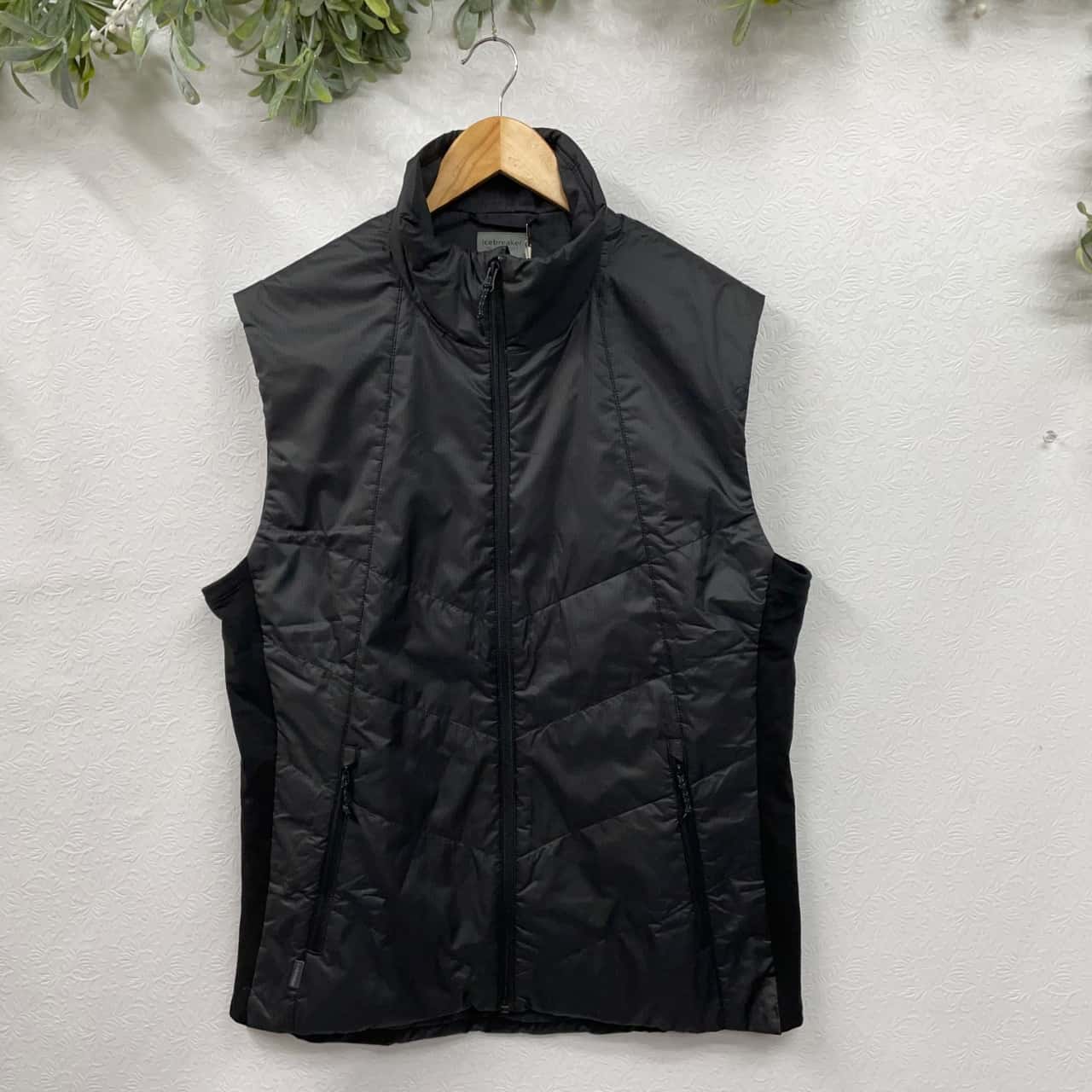 Icebreaker Men’s Helix Vests Black L BNWT