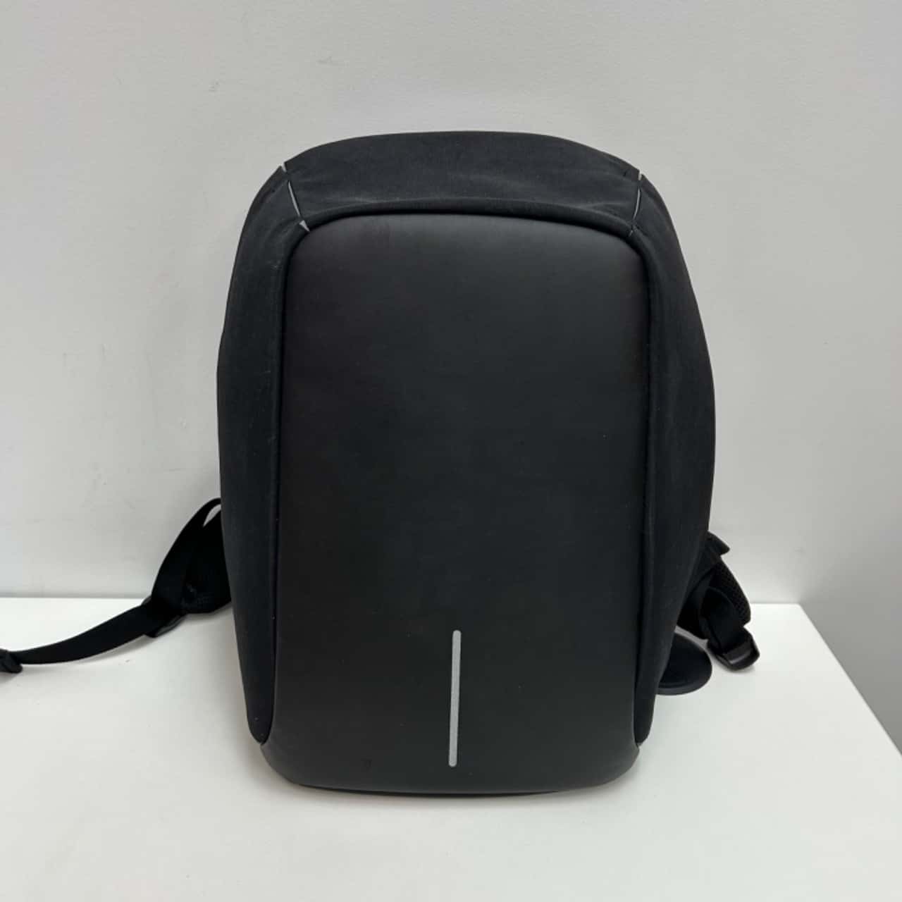 XD Design Bobby Hero Regular Anti-Theft Laptop Backpack - Black(s)