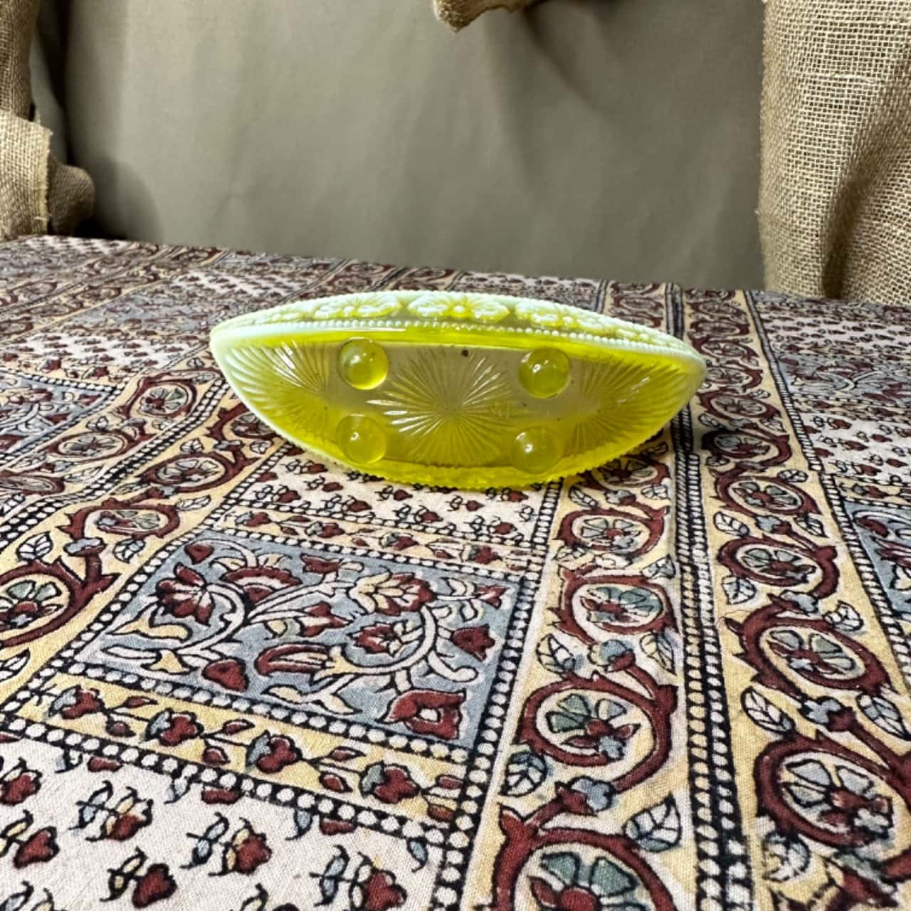 Davidson Primrose Pearline Uranium Glass - War of the Roses(s)