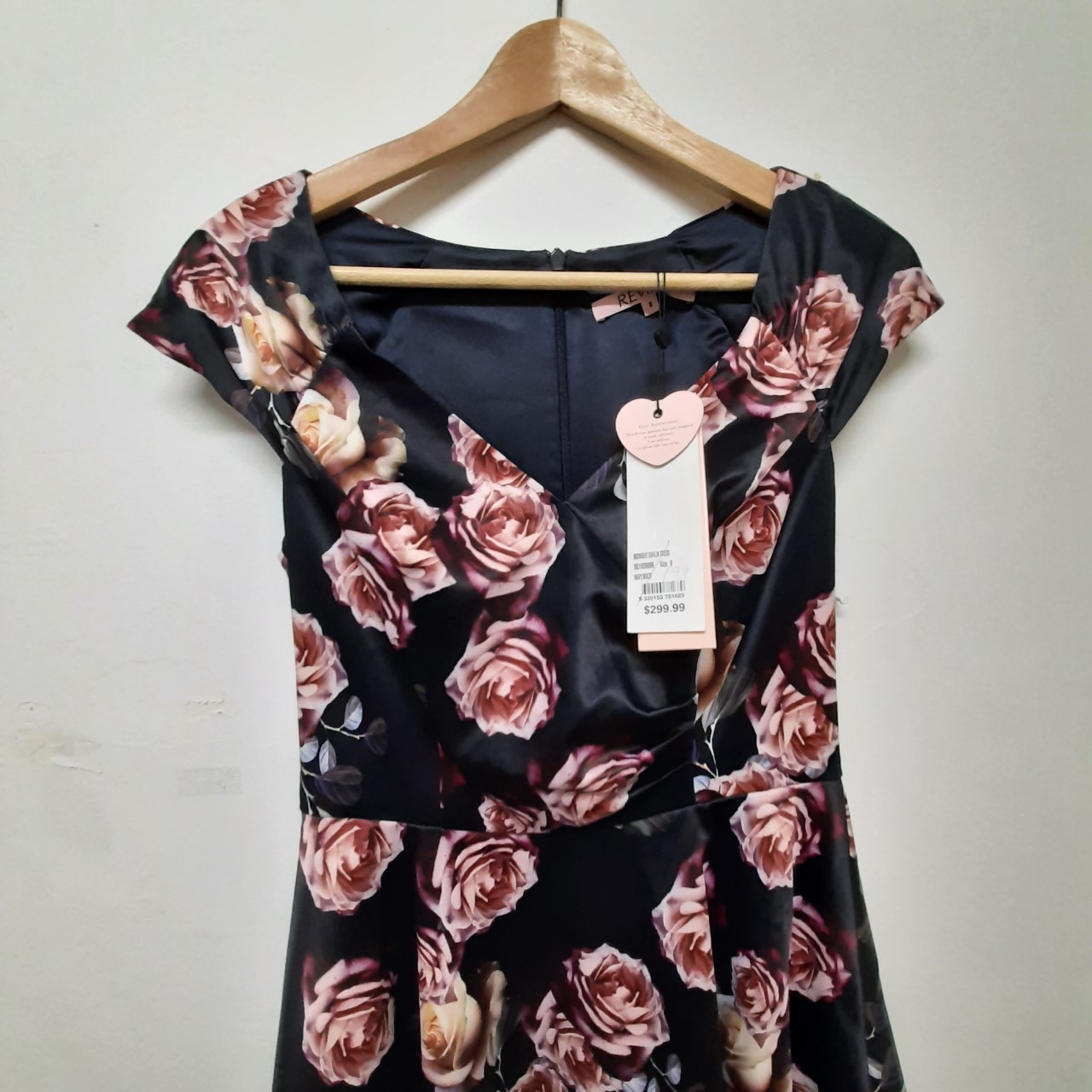 Review Womens Size 8 Party Dress Multicoloured New with tags(s)