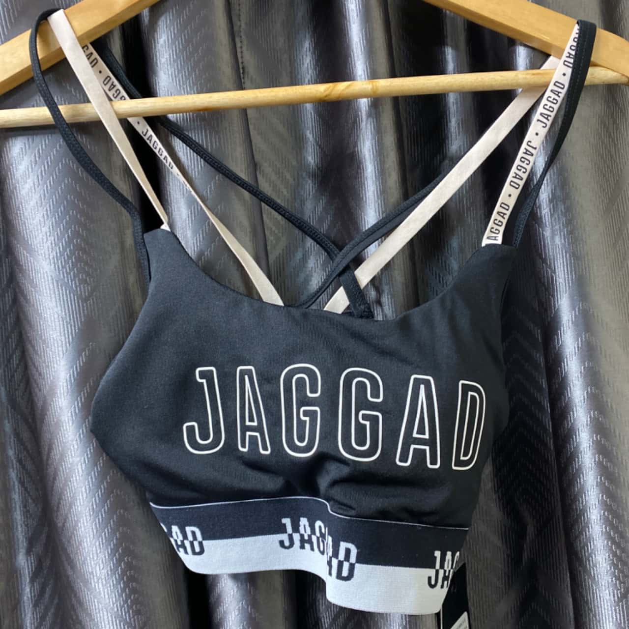 Jaggad Women's Black Sports Bra Size S BNWT (s)