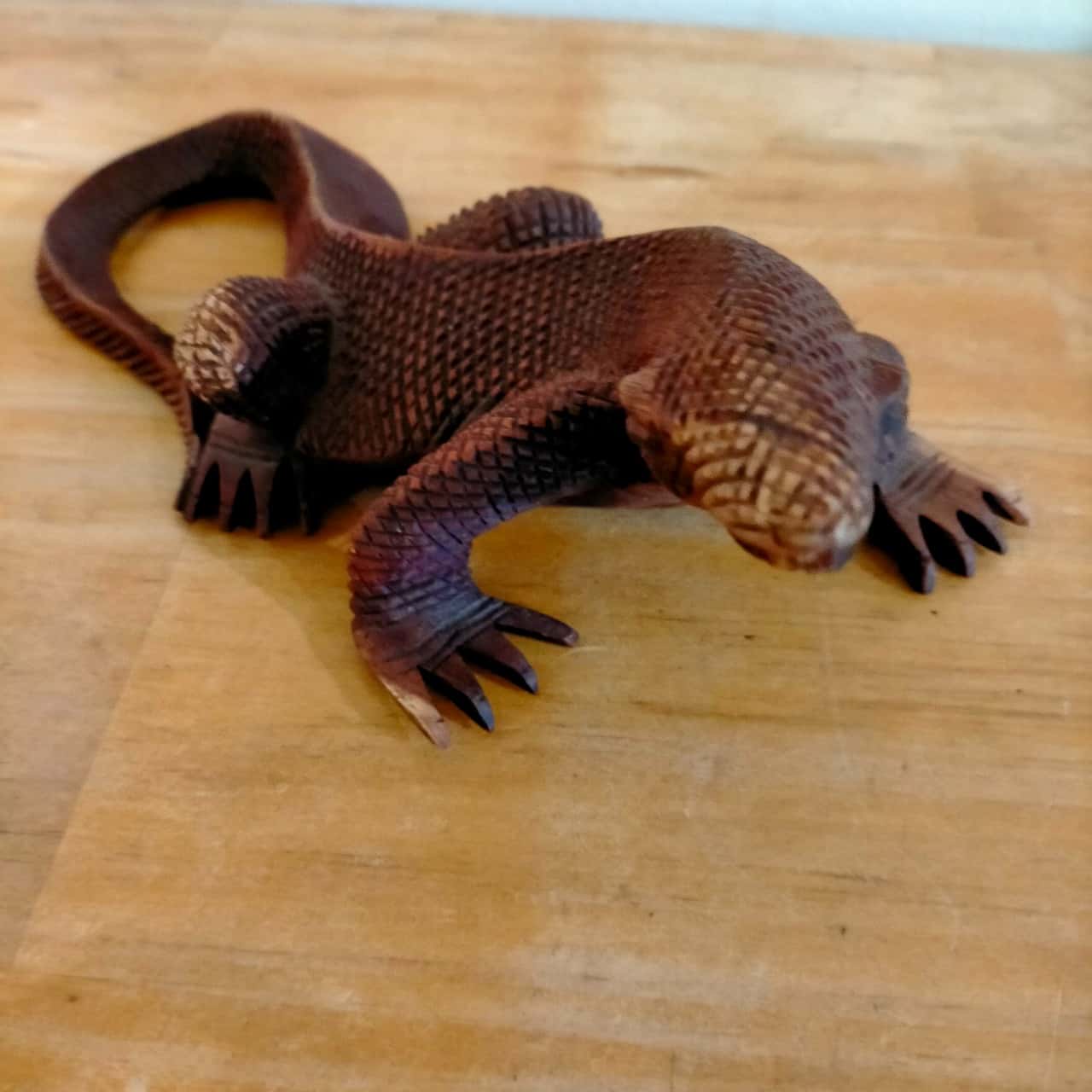 Lovely Hand Carved Wood Monitor Lizard VGUC (s)