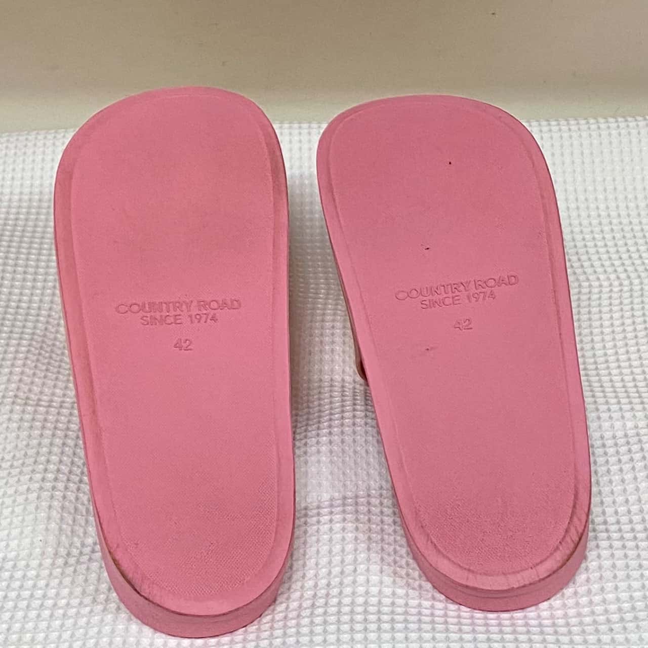 Country Road Womens Size 42 Pink Slides(s)