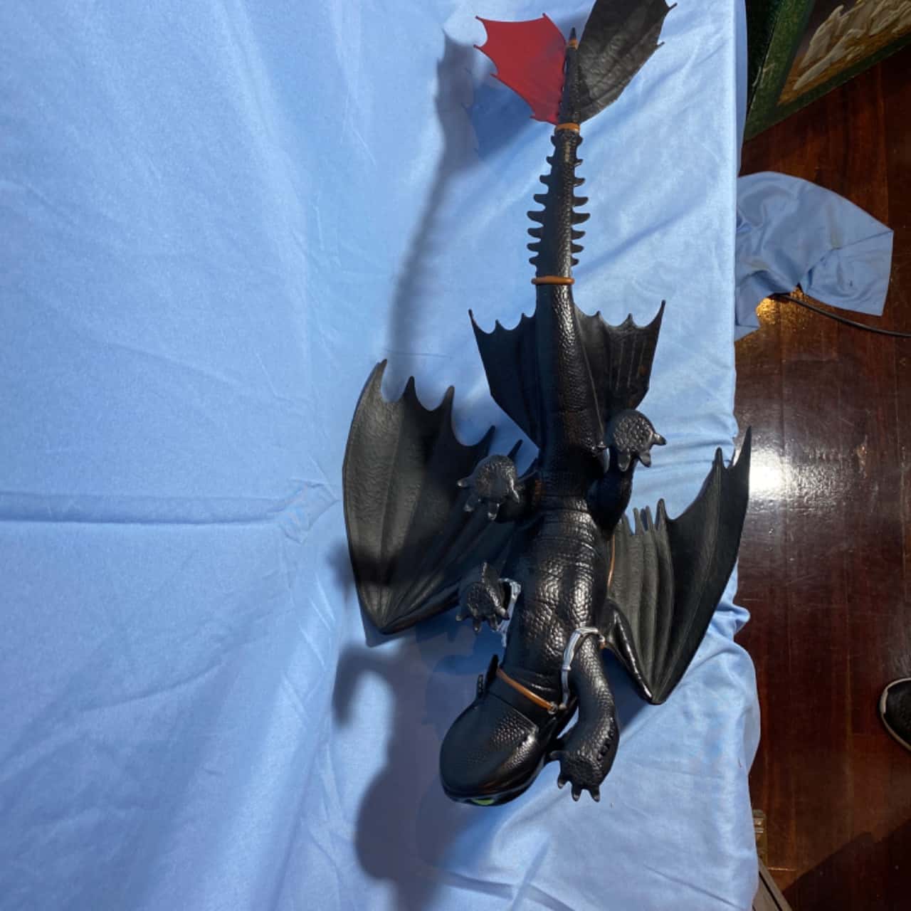 “How to train your dragon” ,Toothless figurine
