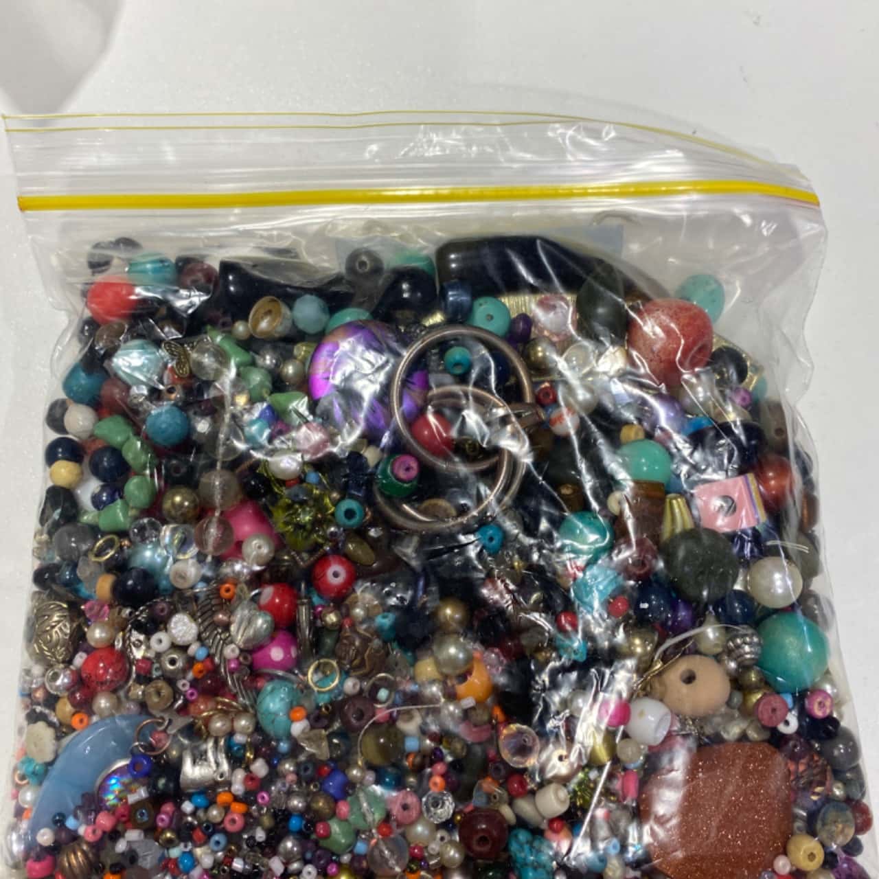 Assorted beads (s)