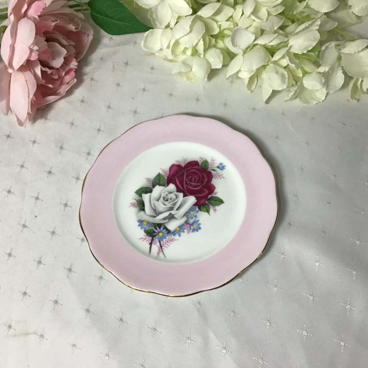 *REDUCED* Vintage Queen Anne Pink / White Roses Bone China Plate(s)