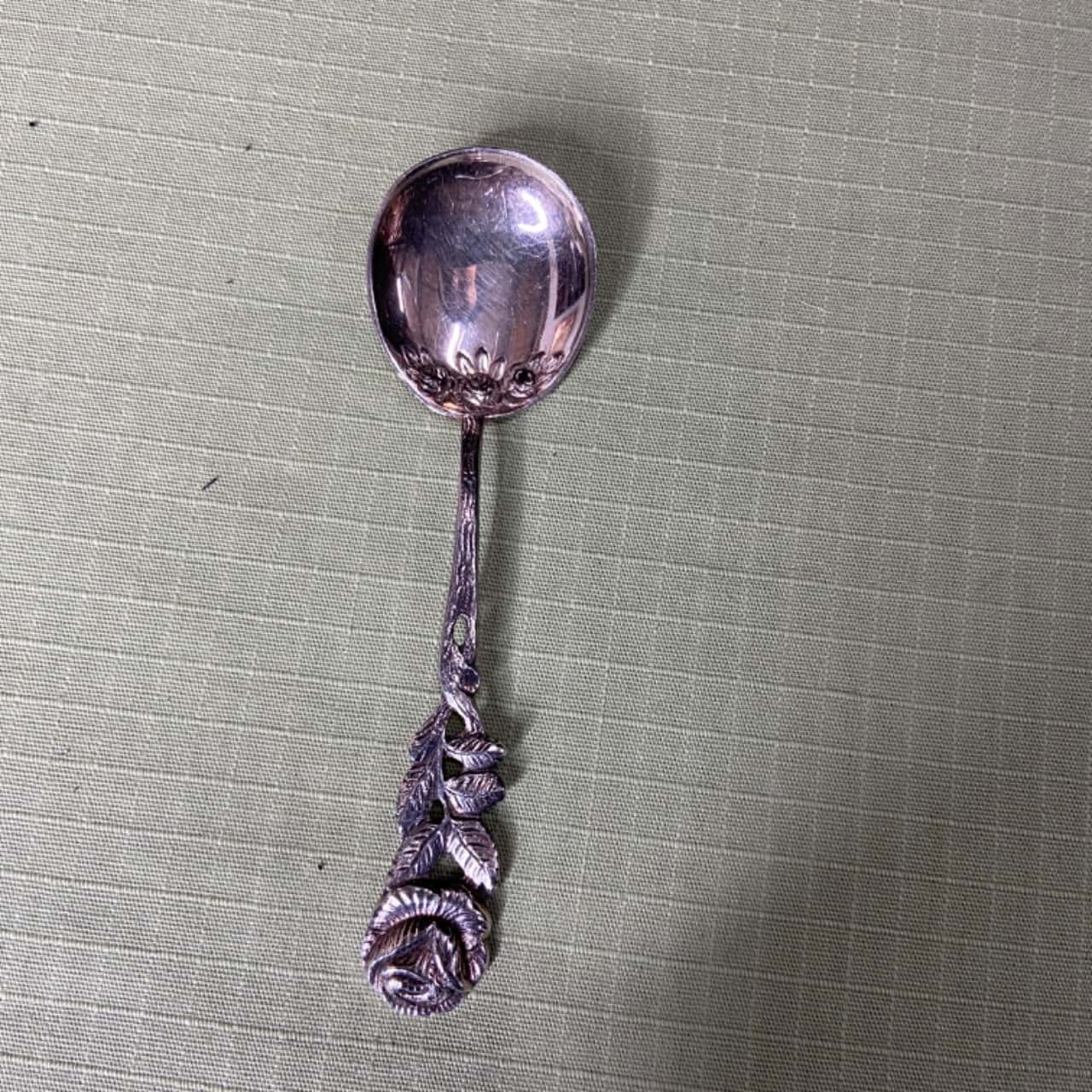 Vintage Antiko 100 Silver Plated Hildesheim Rose Set(s)