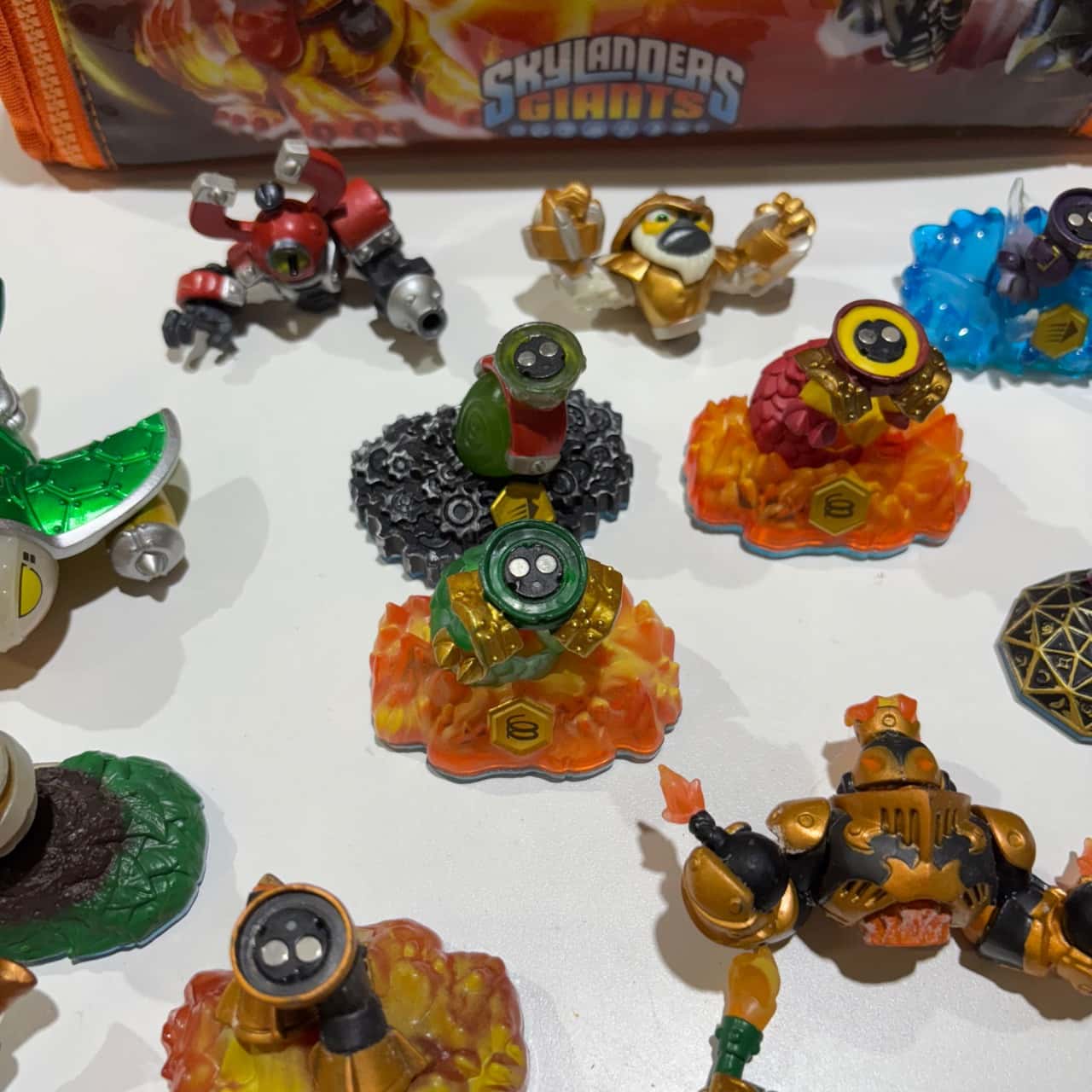 Skylander Giants Bulk Pack - Bulk Toys Childrens Kids with Carry Bag