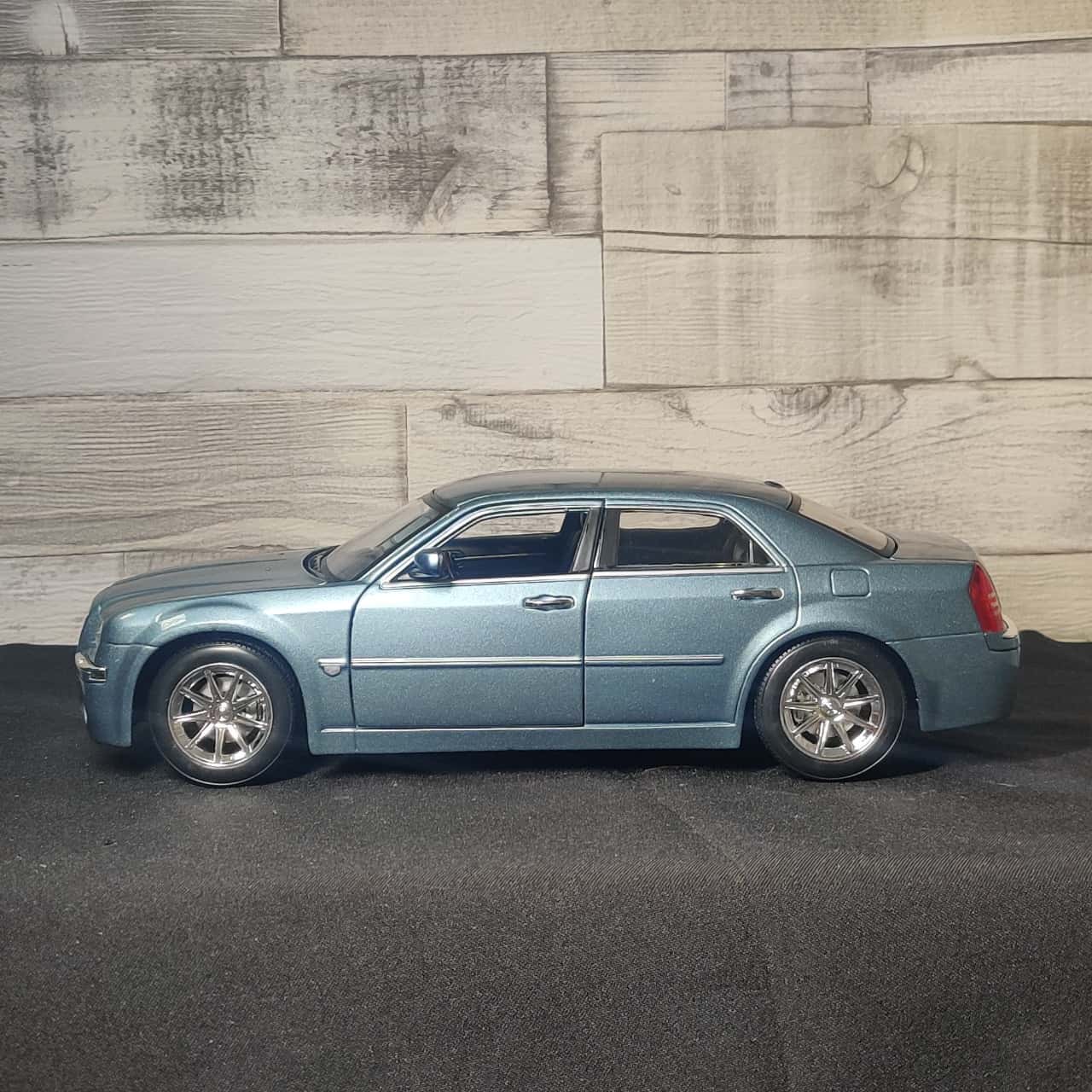 Maisto Chrysler 300 Hemi C