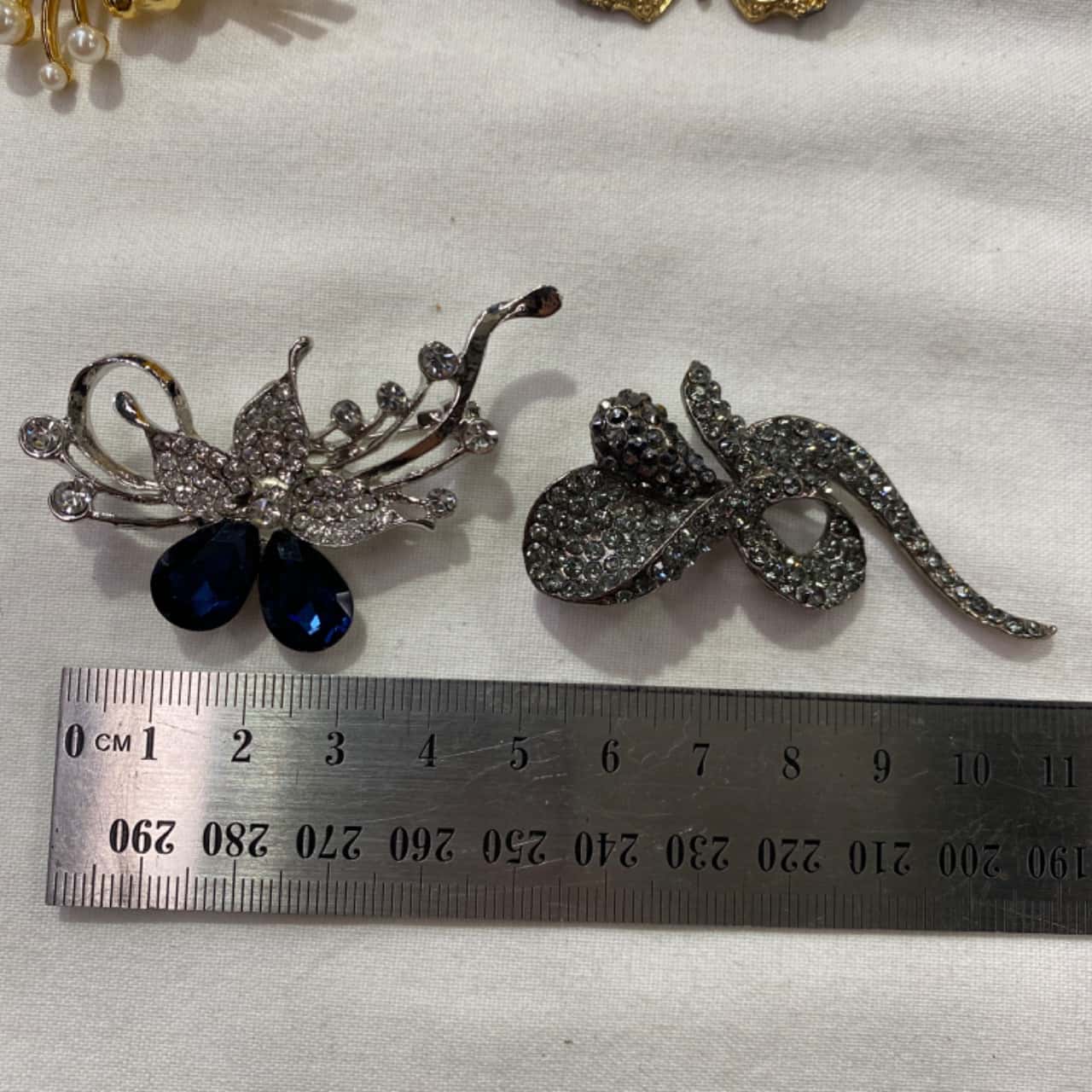 8 Women’s Statement Brooches(s)