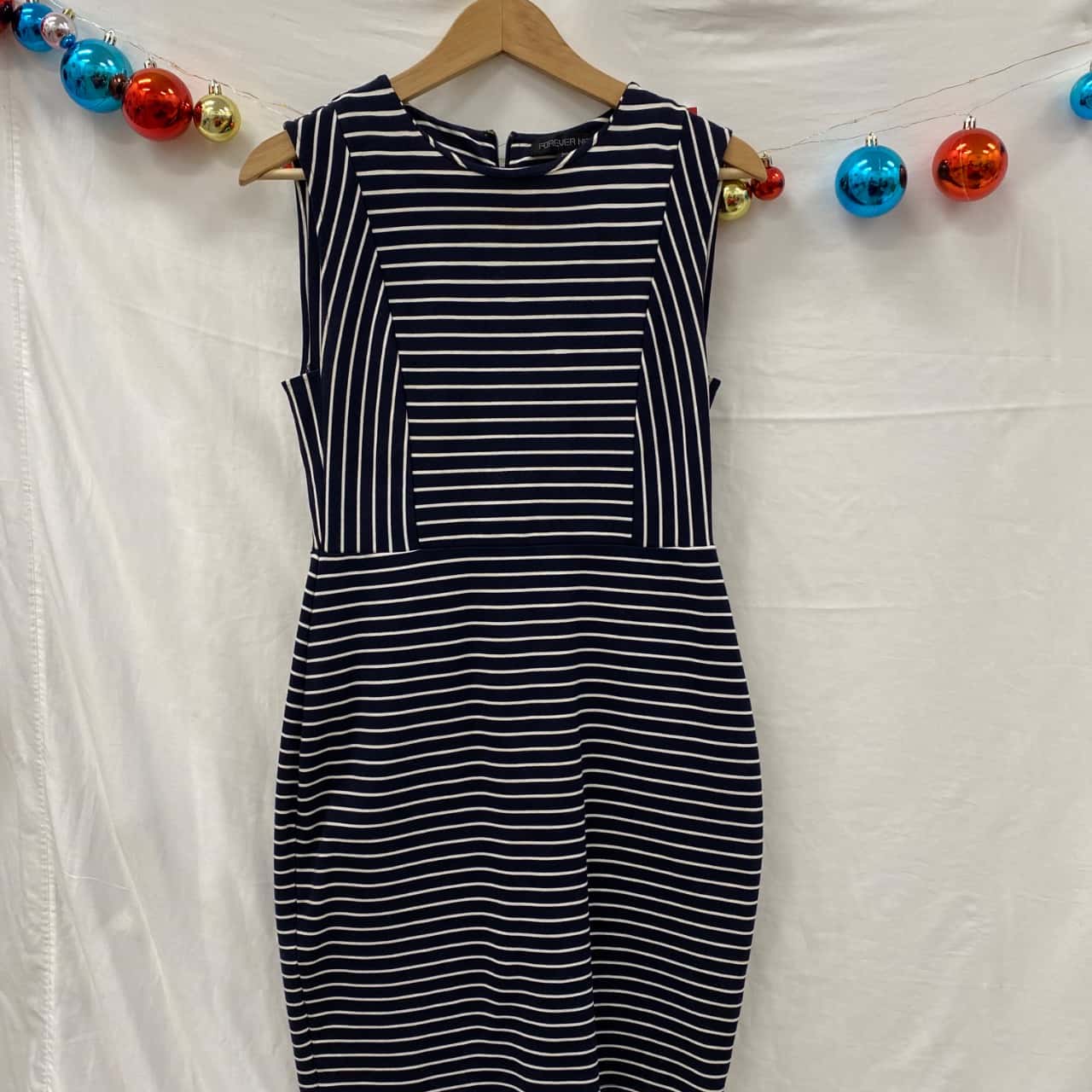Forever New Womens Size 39 Midi Dress Navy Blue / Striped / White