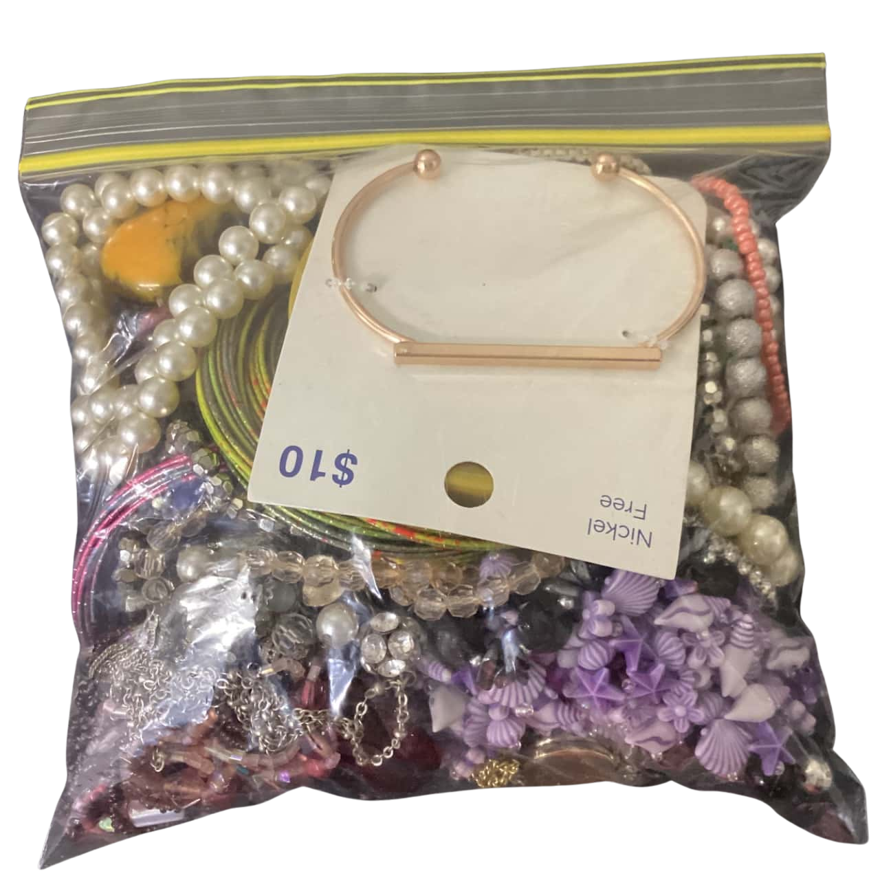 Assorted bag of jewellery (B)