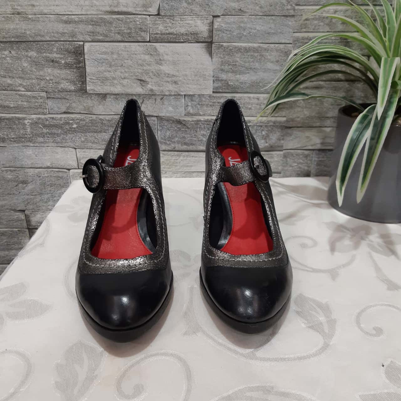 Jag Womens Size 7 High Heel Shoes Black / Silver (s) - Used As New ...