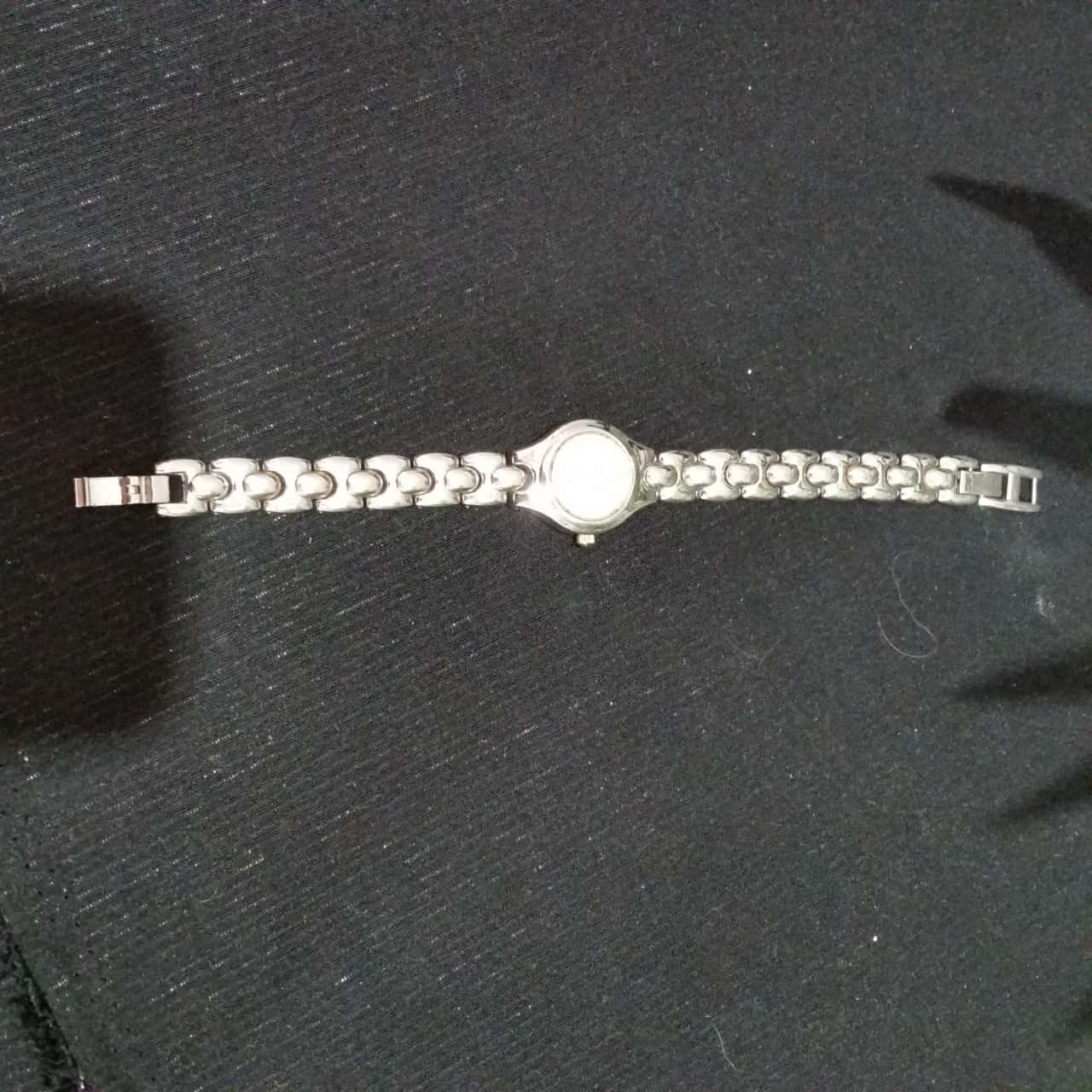 Womens Advance Quartz Watch Silver