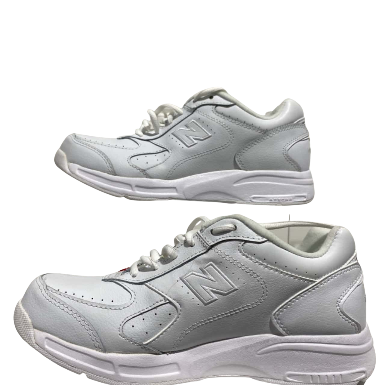 BNWT New Balance Womens Size 6 White sneakers(s)