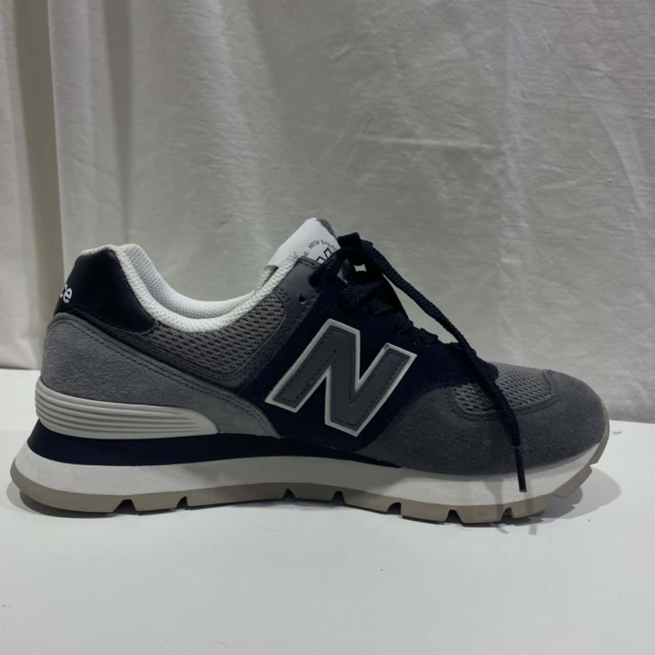 New Balance Mens Size 8.5 Beige / Black / Grey / White (s)