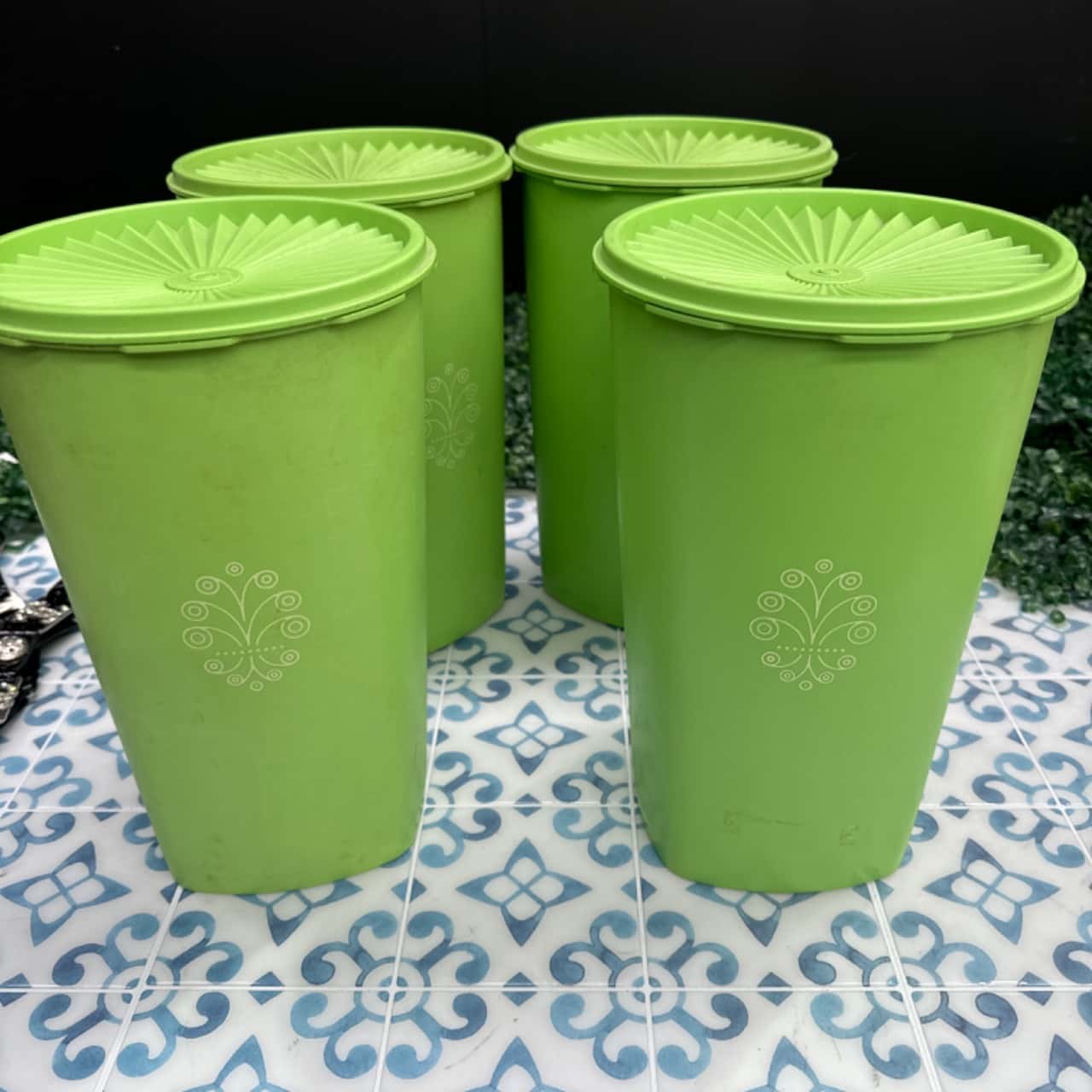Tupperware x4 green (s)