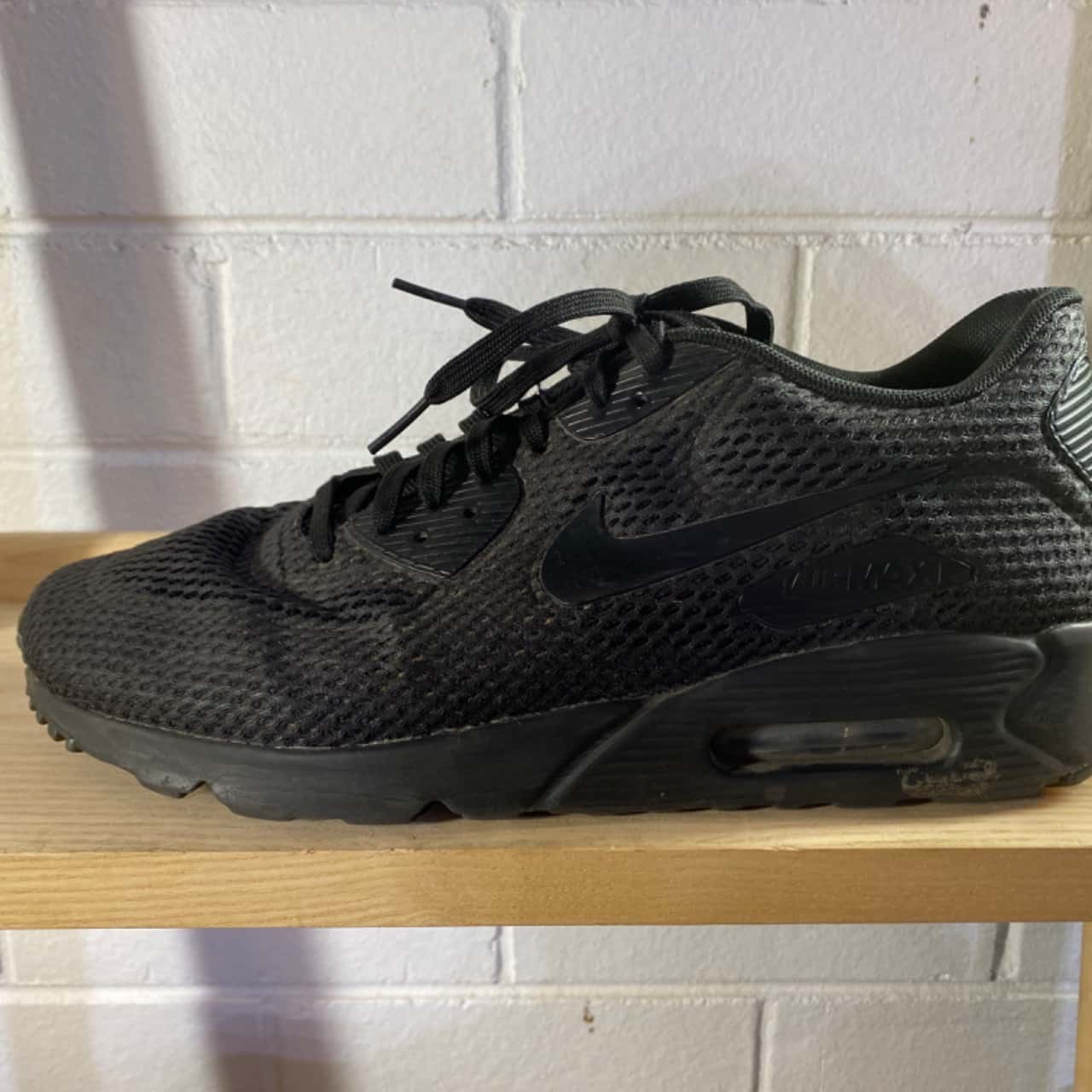 Nike Mens Air Max 90 Ultra Breeze Sneakers Size 11 Black(s)