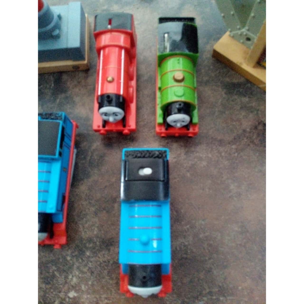 Thomas The Tank Engine TTTE Assorted Engines + Buildings