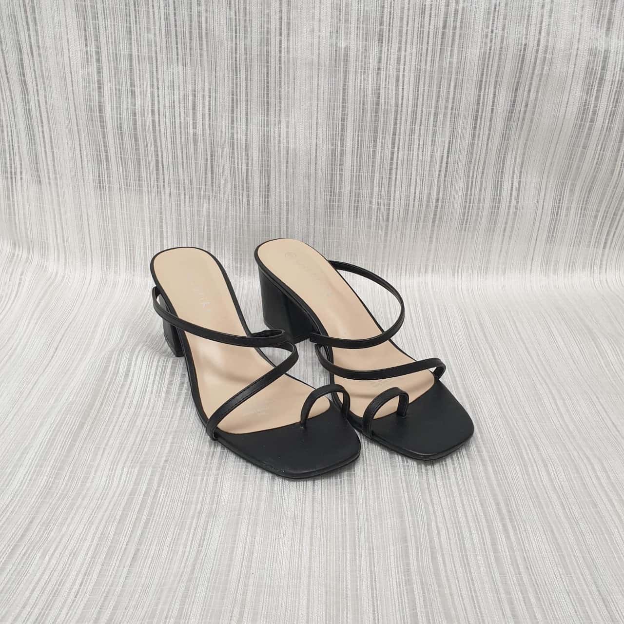 Wildfire Black Super Smart Block Heel Toe Strap Sandals Size 10/41 ...