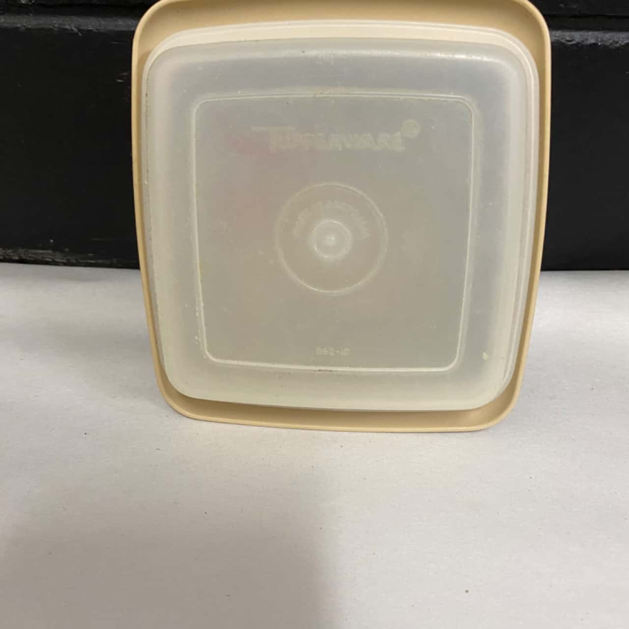 10x10cm Beige Square Tupperware Container (s)