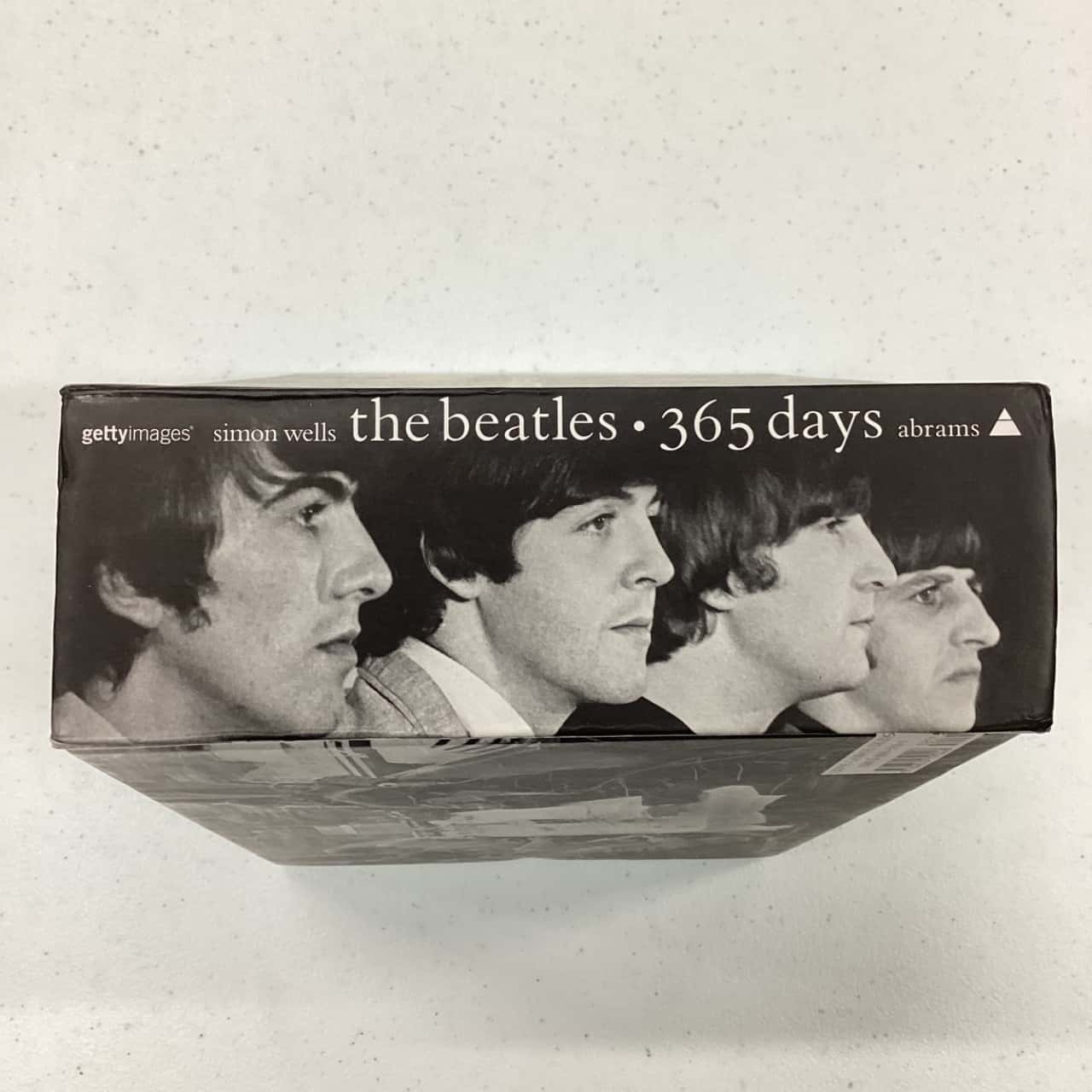 The Beatles . 365 Days. By Simon Wells(s)