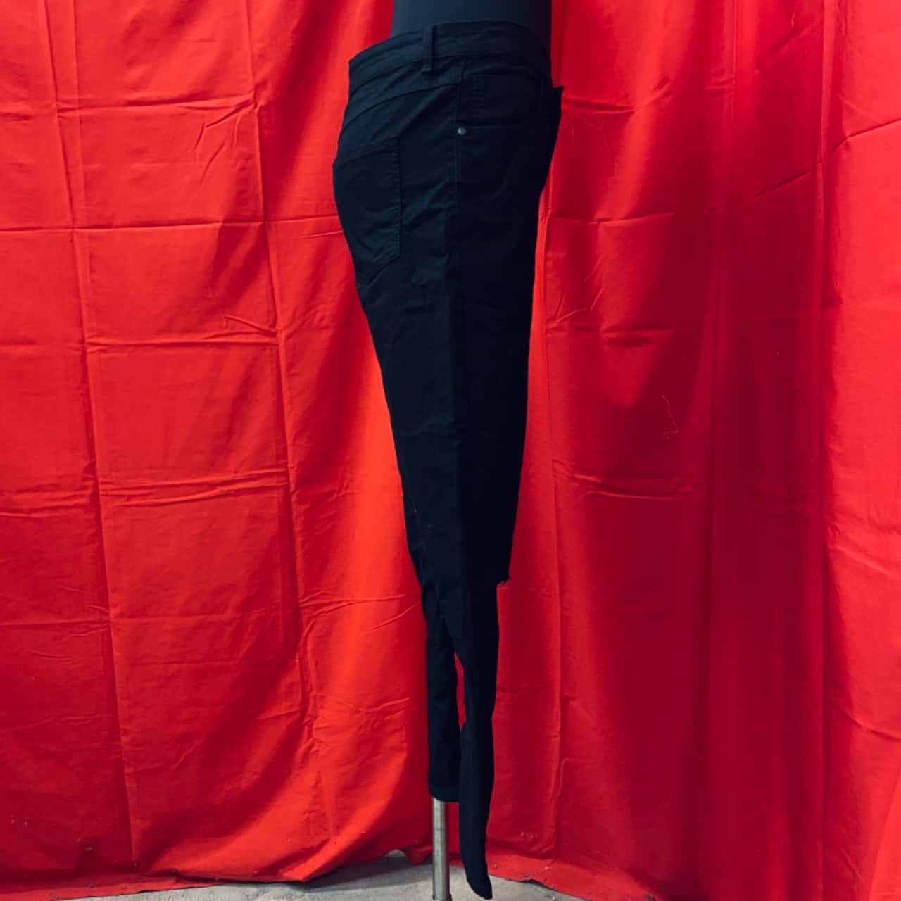 Dotti Womens Size 16 Black Knee Rip Jeans(s)