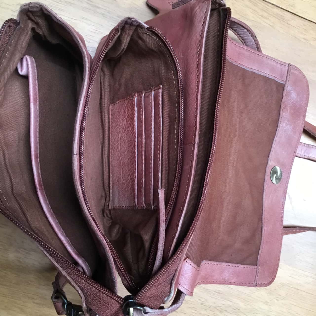 Colorado Brown Leather Embossed Handbag With Shoulder Strap(s)