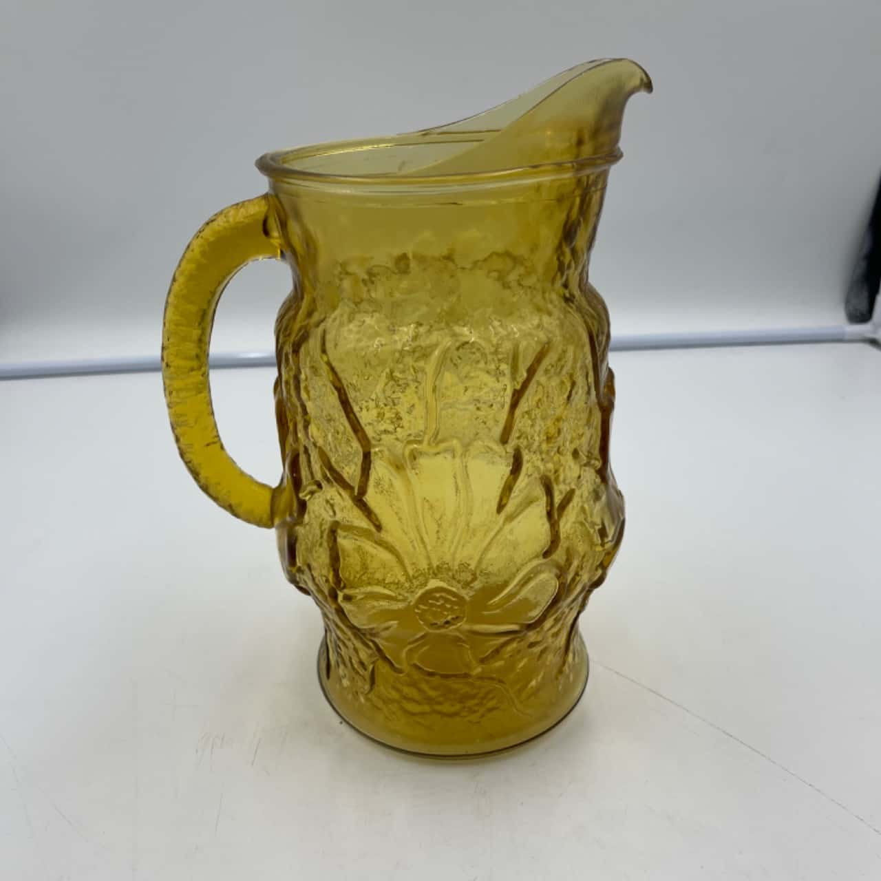 Anchor Hocking Rain flower Pattern Amber 64-02 Pitcher[2s]