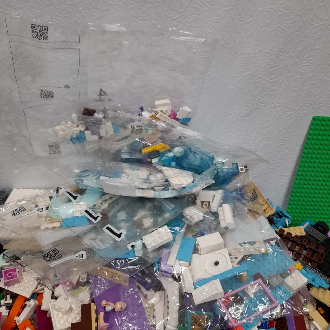 14.95kg Bulk Lot Of LEGO (s)