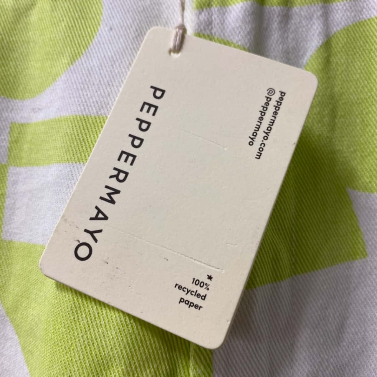 Pepper Mayo Size 8 lime green and white new (s)