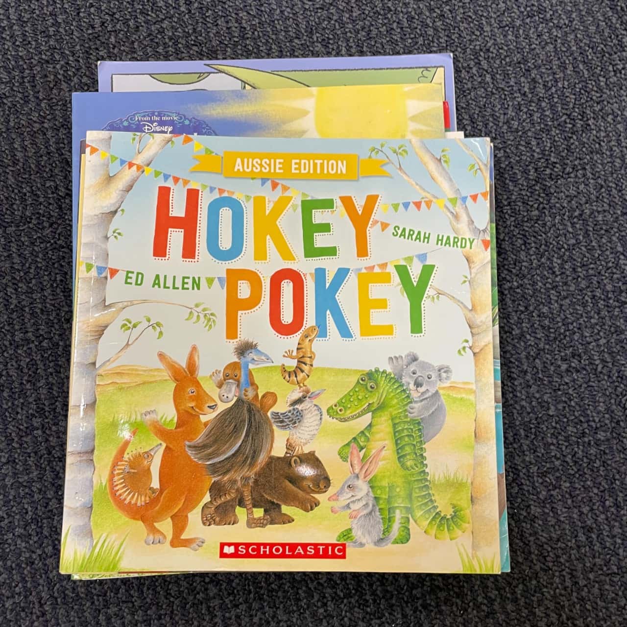 Kids Books x 10 mixed. (Hokey Pokey + others)(s)