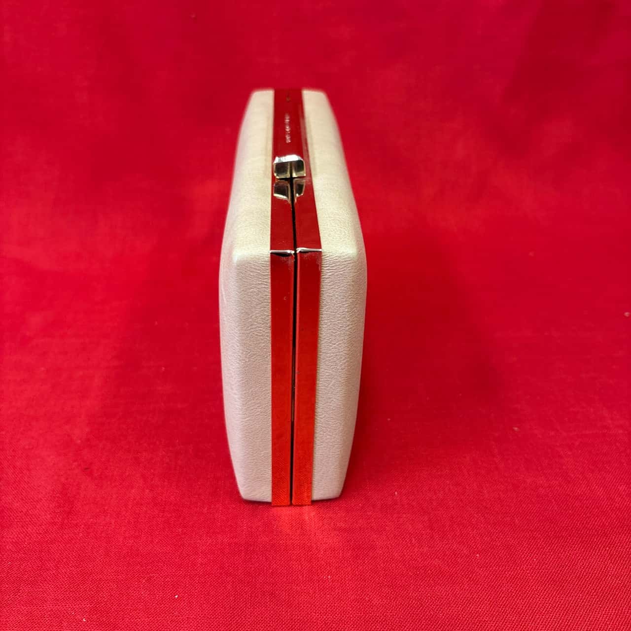 Colette Hayman Women’s Clutch with chain Beige