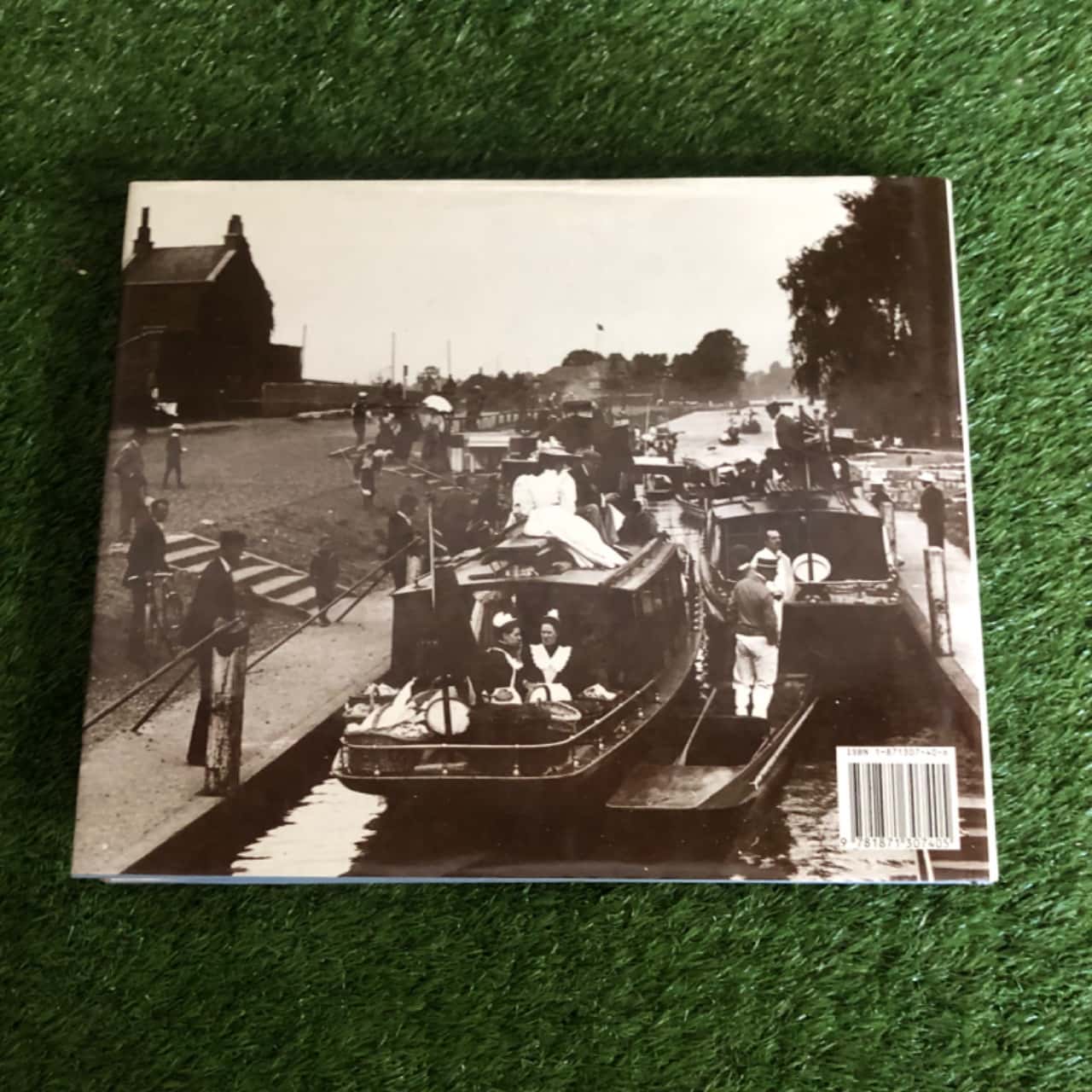 Country Life Book Of Britain - Then And Now by Edmund Swinglehurst(s)