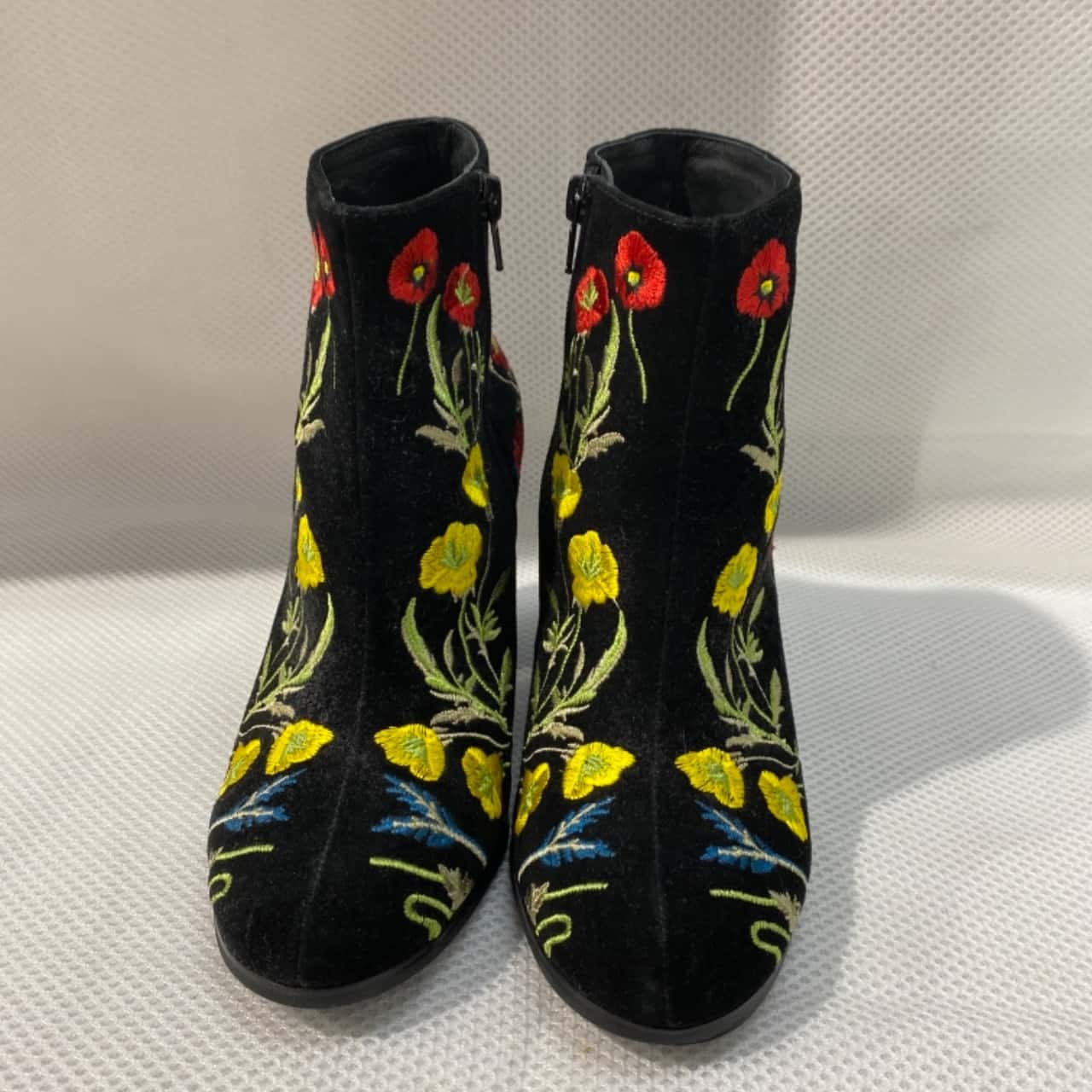 Wittner Womens Size 37 Black / Floral Ankle length boots (s)