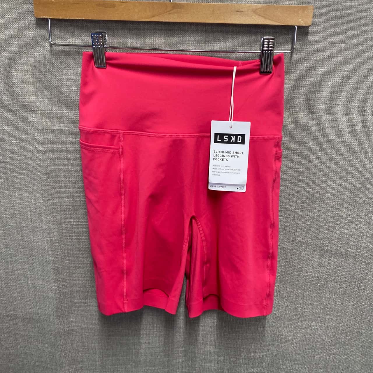 LSKD Womens Size M Pink Short