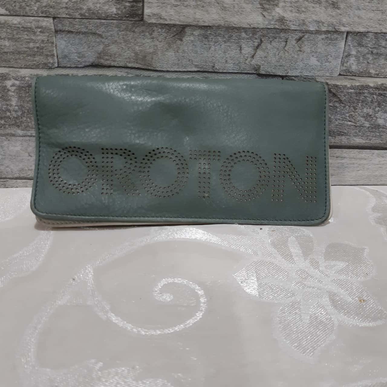 Oroton Womens Purse/Wallet Green