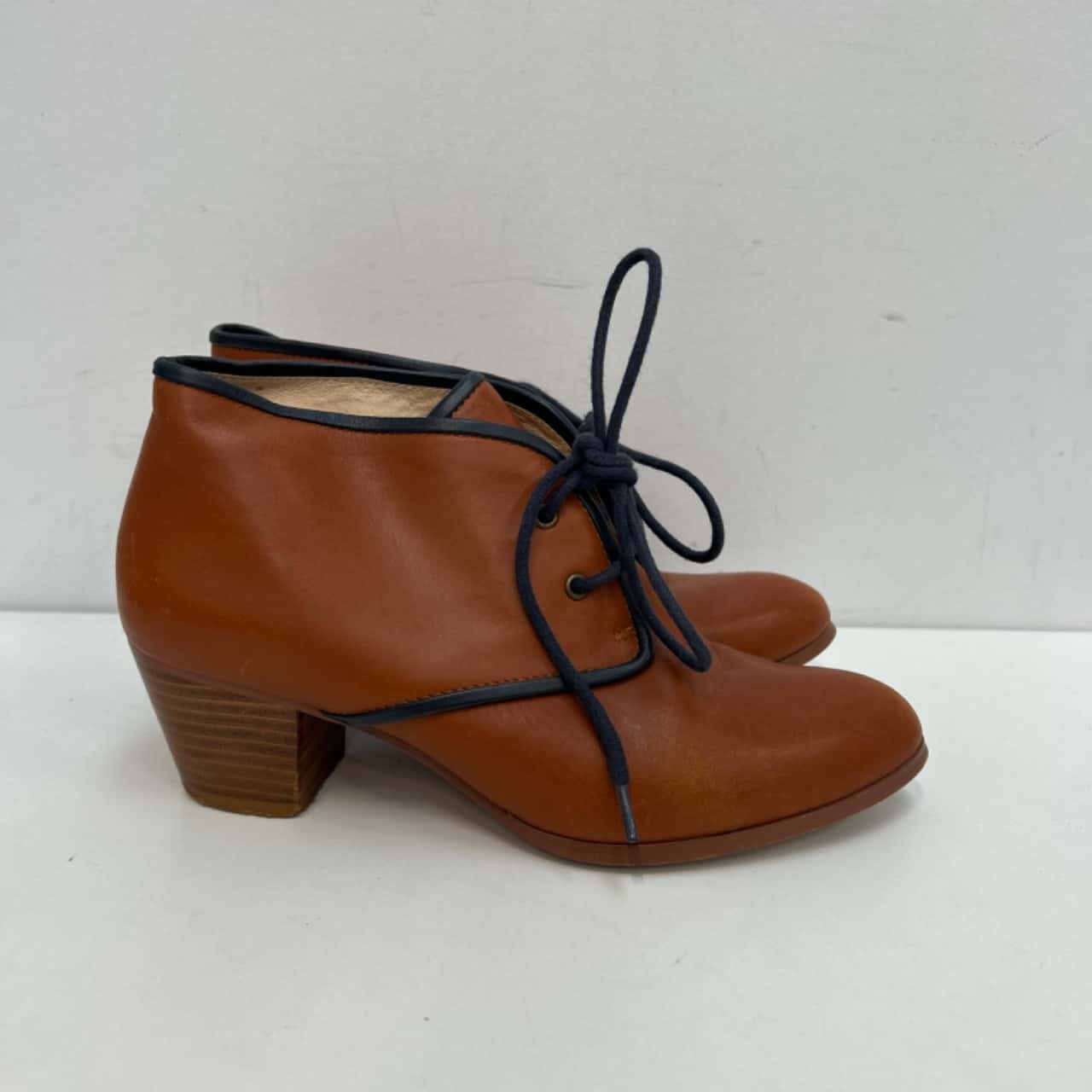 Gorman Size 38 Tan Leather Lace up boot(s)