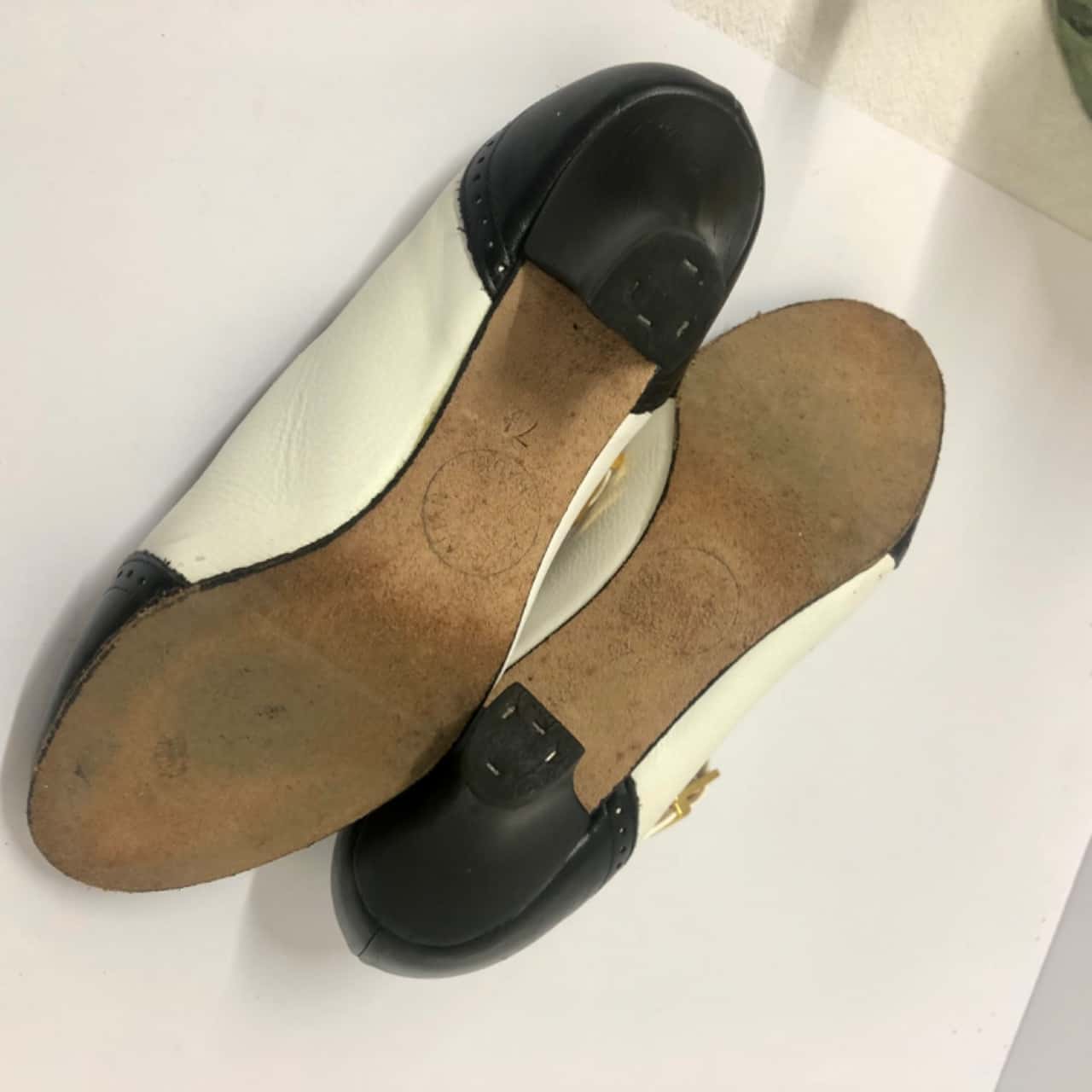 Handcrafted Women’s Retro Leather Shoes - two tone - heels -(s)