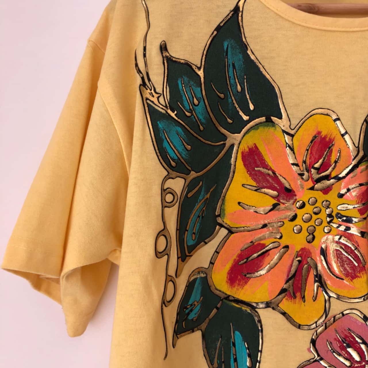 Vintage 80s Puff Paint Tee Shirt. (s)