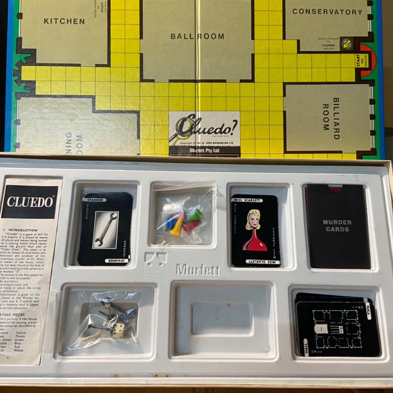 1965 edition Waddingtons Cluedo with reusable note cards, missing lead pipe