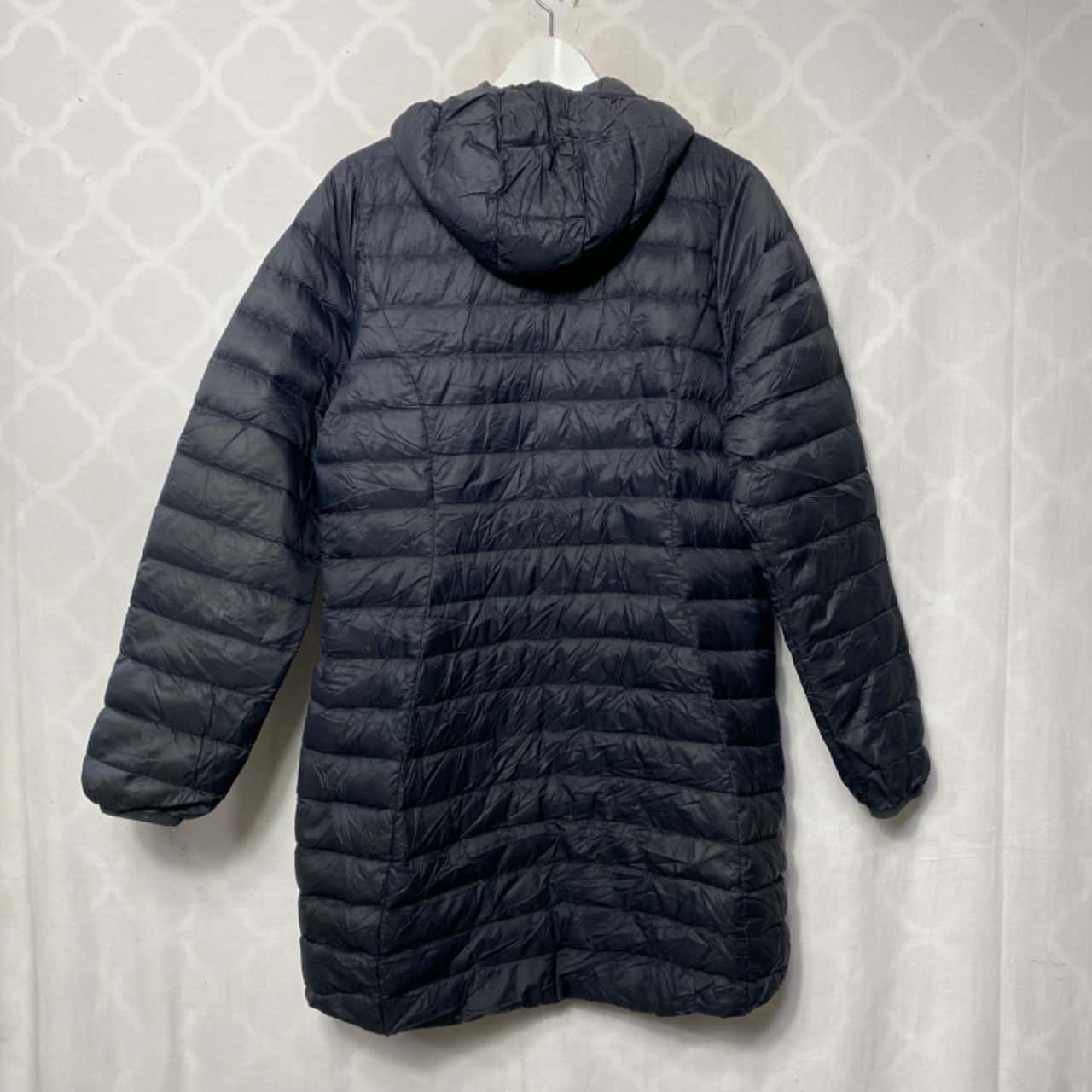 Women’s Macpac Size 12 Black Ultra Light Long Hooded Puffer Jacket