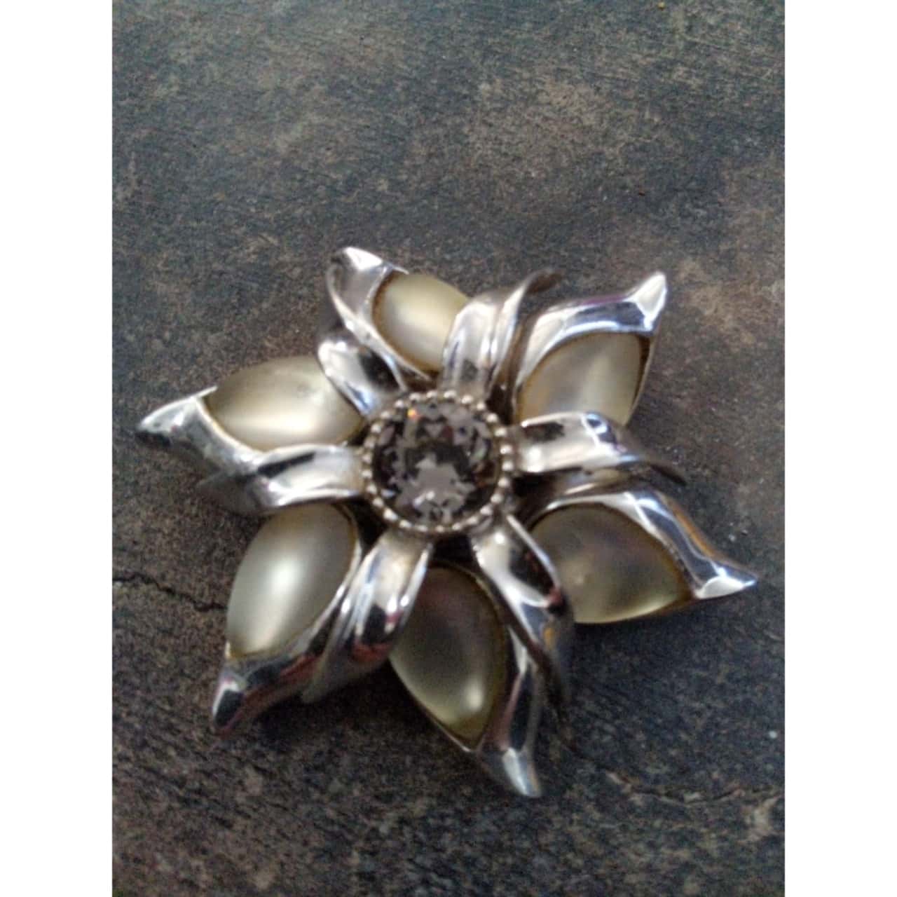 Beautiful Vintage Brooch