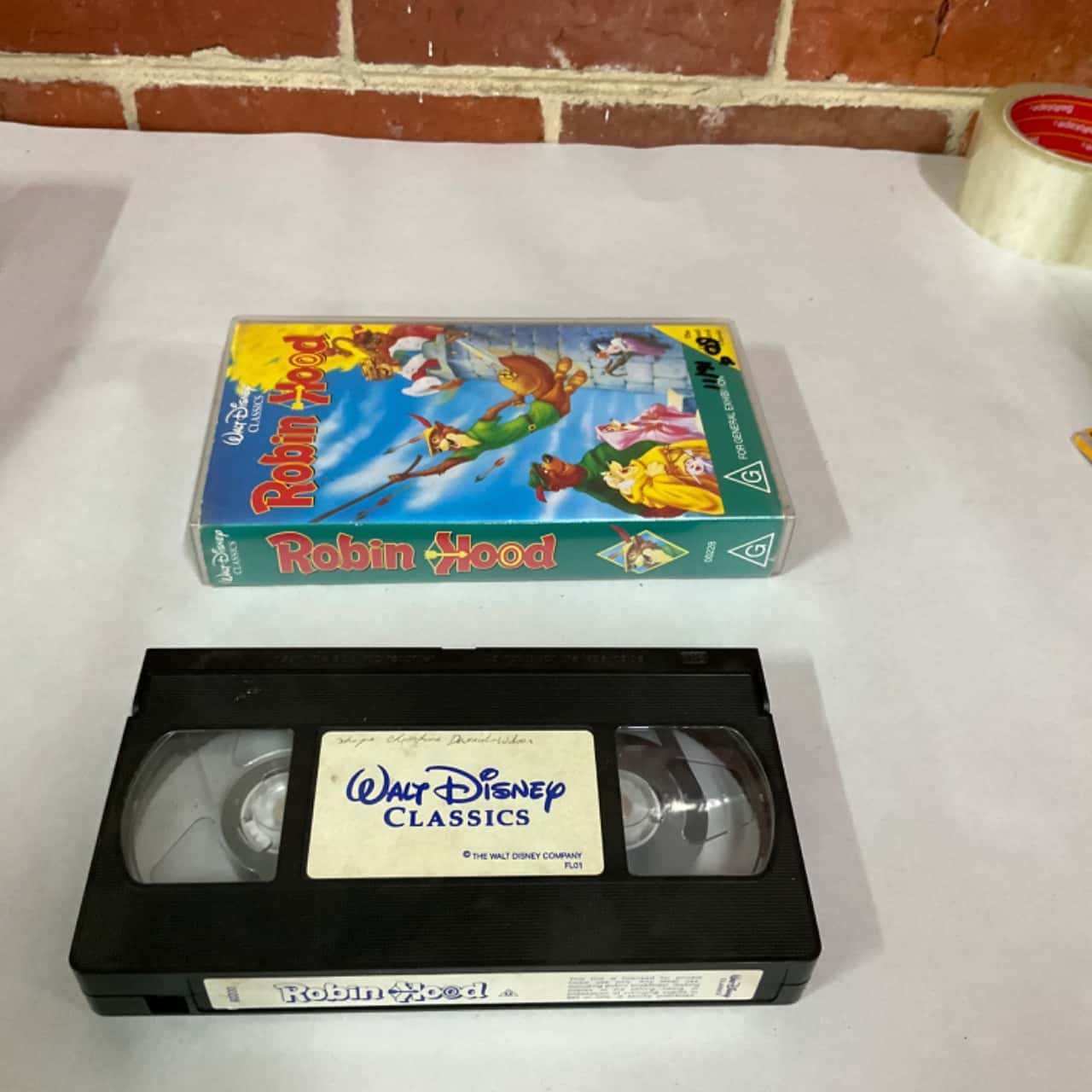 Disney’s Robin Hood VHS