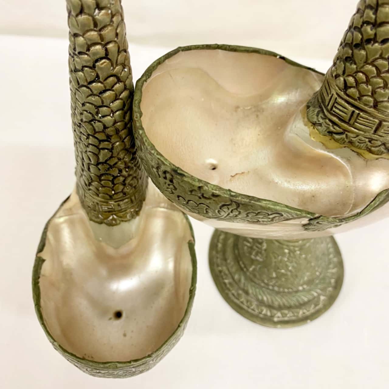 Unusual Shell & Metal Swans (s) Unusual Shell & Metal Swans (s)