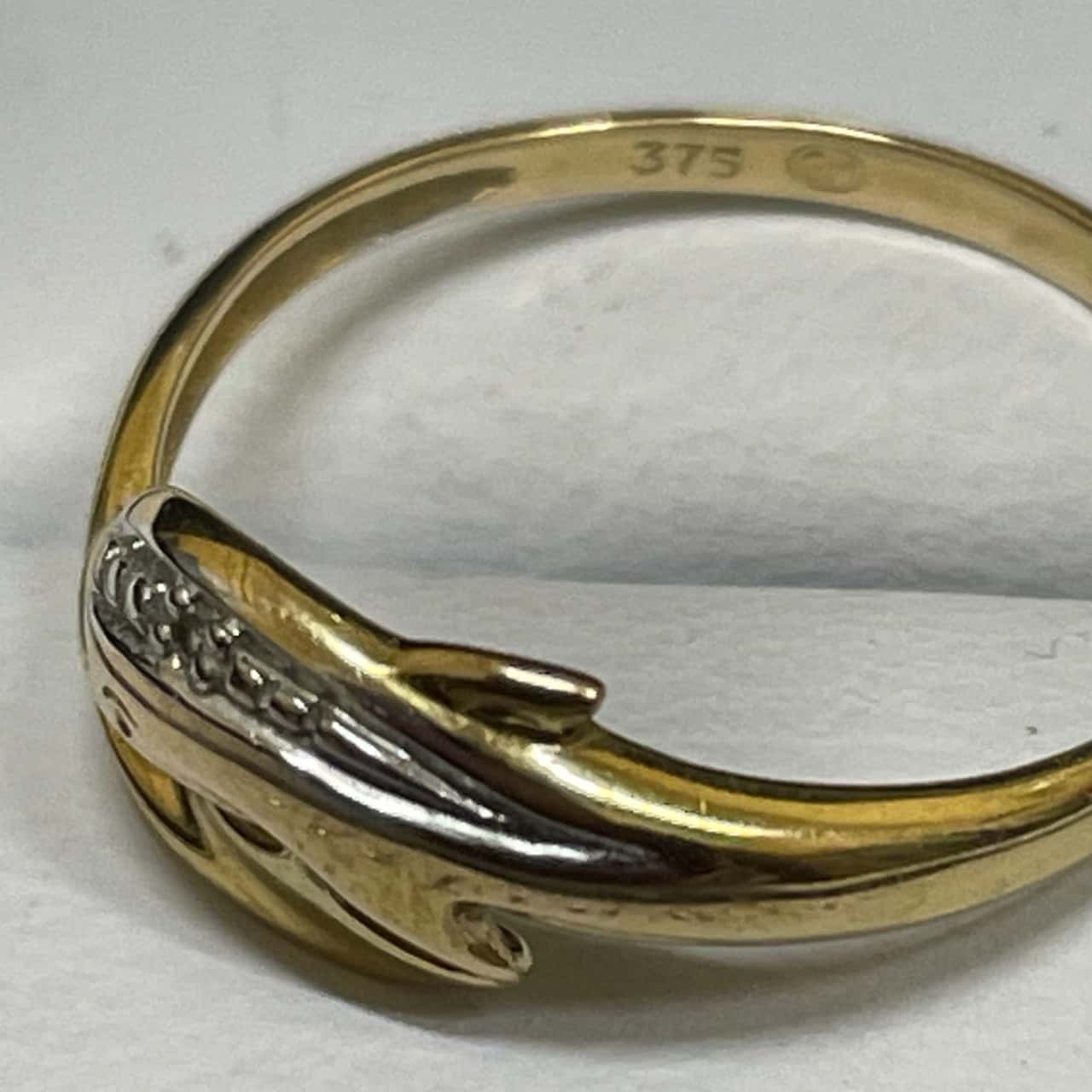 Women's 9kt (375) Gold Ring -Fish pattern (s)