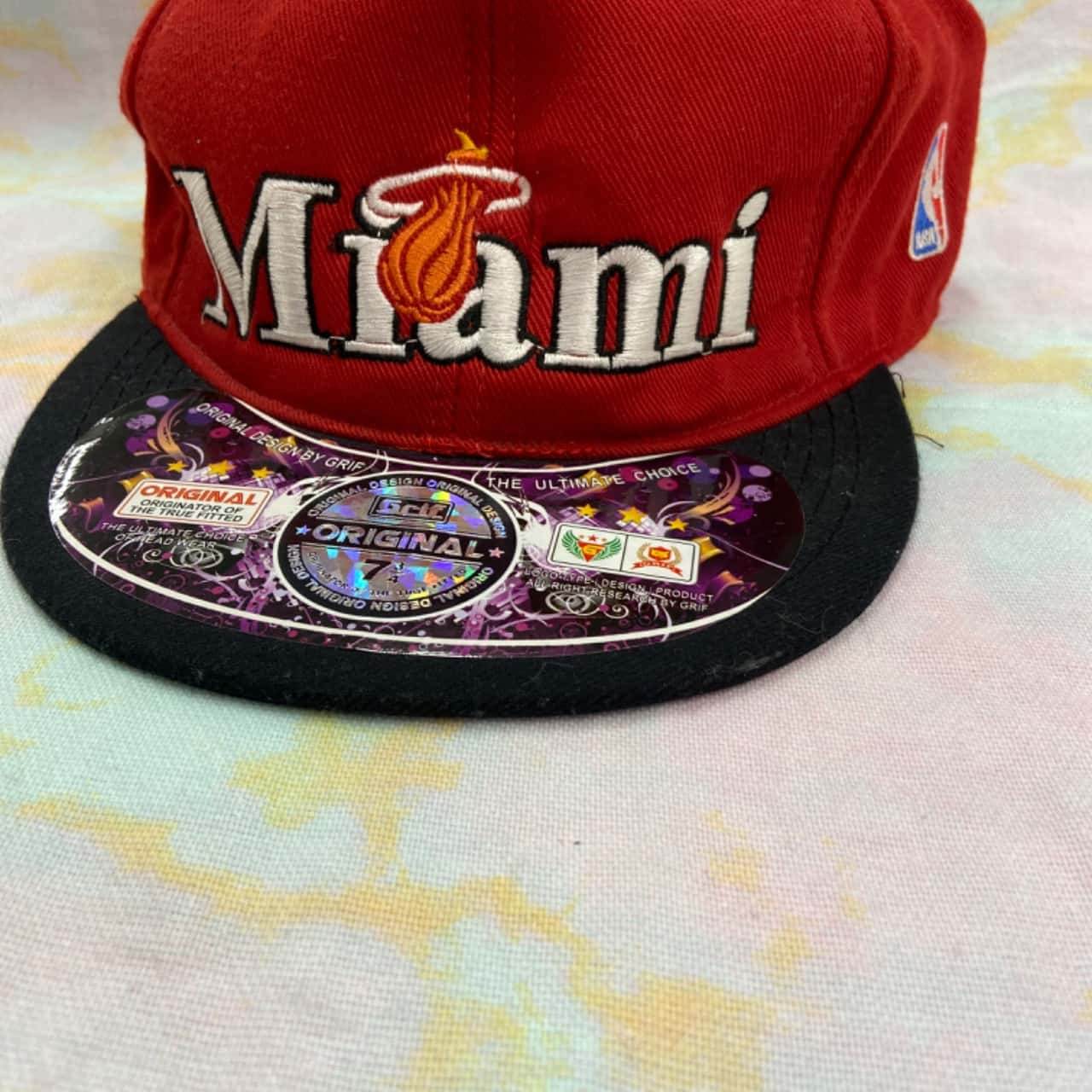 REDUCED NBA Mens Black / Red Original Grif Design Miami Cap